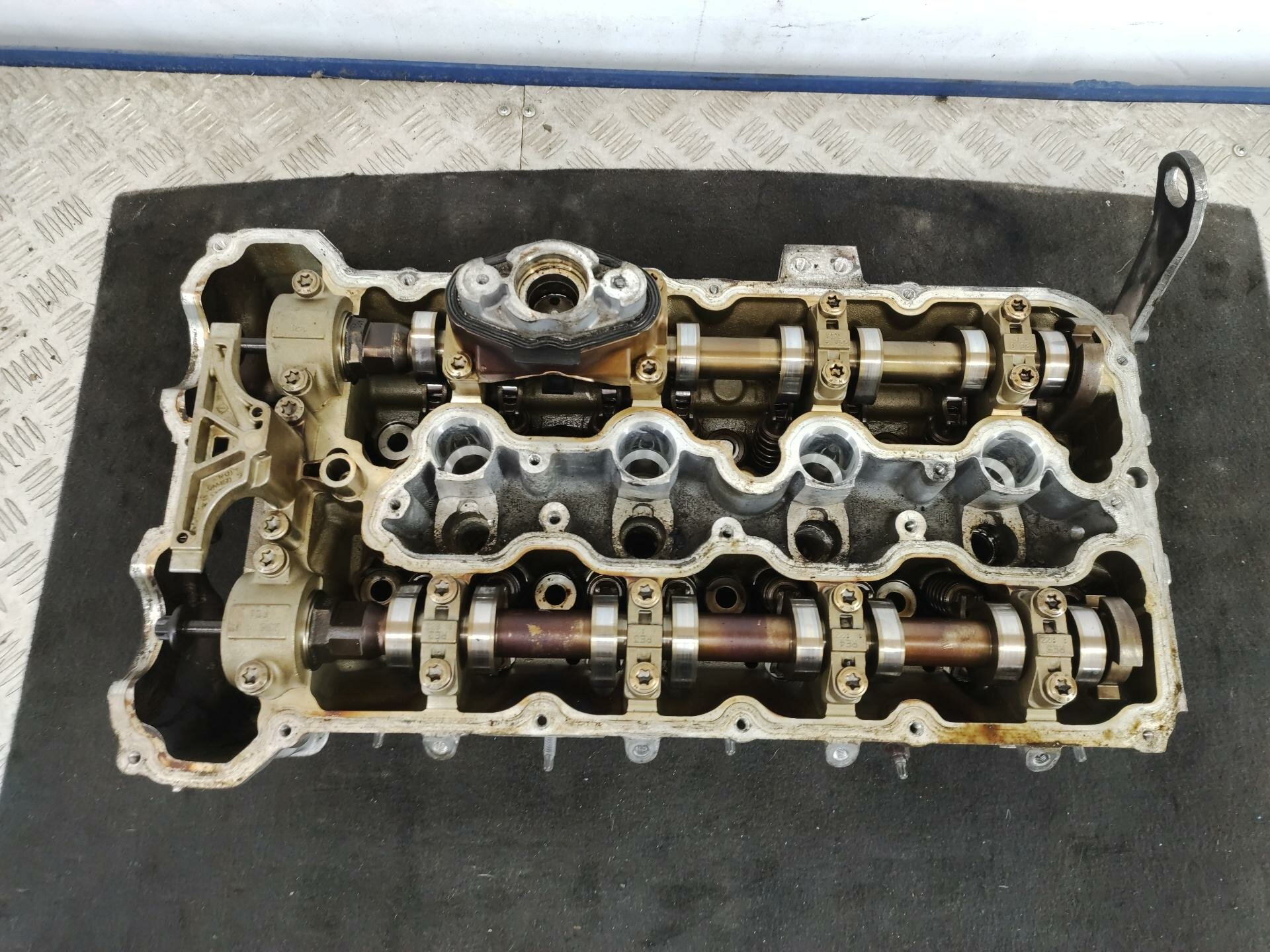 Головка блока цилиндров левая BMW X6 E71 (2007 - 2012) 757393805