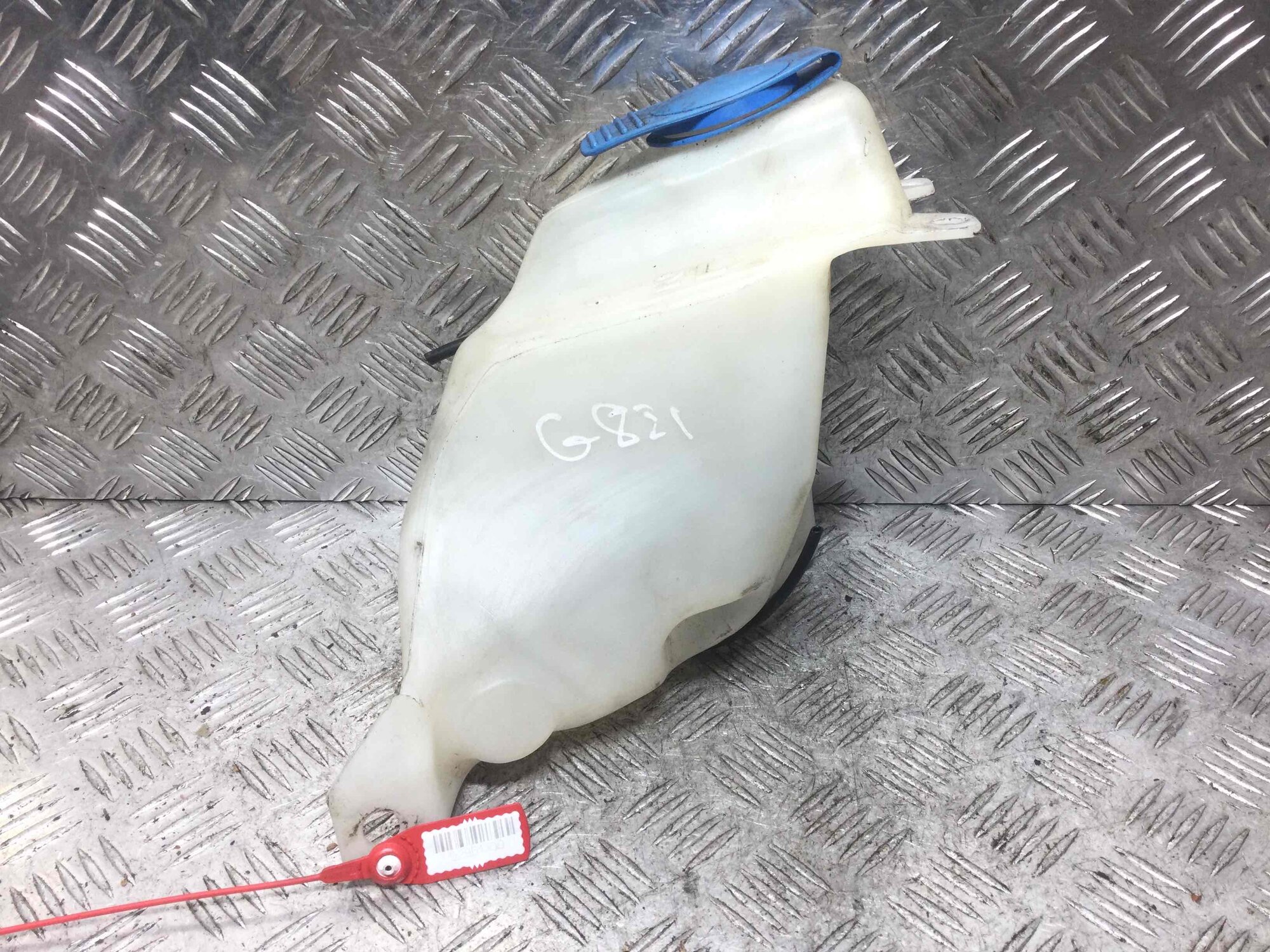 Б/У Бачок омывателя Volkswagen Polo 3 поколение [рестайлинг] (2000-2002) 2002 г.