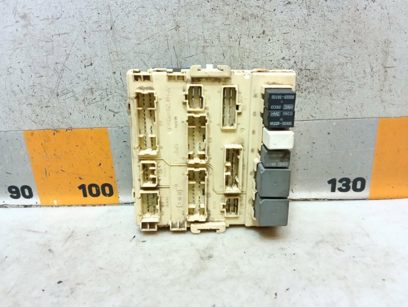 Б/У Блок предохранителей Kia Optima 2001 GD 467586 Hyundai-KIA арт. 954003C500