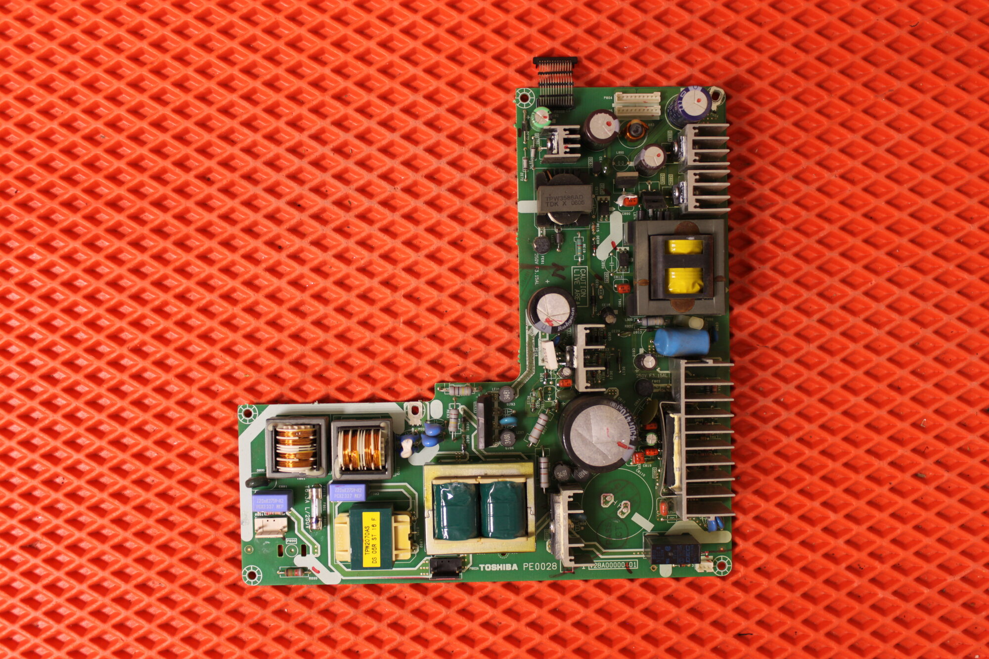 Блок питания (PSU) V28A00000401 для телевизора TOSHIBA 37WL66R в надёжной упаковке