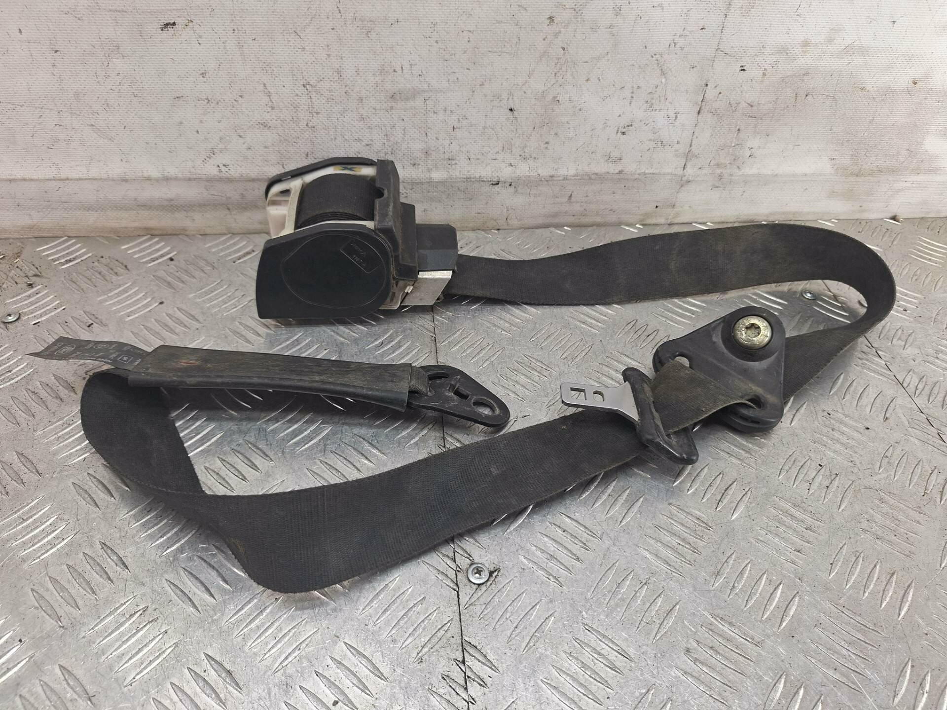 Ремень безопасности передний Ford Transit 5 2003 YC1AV611B08