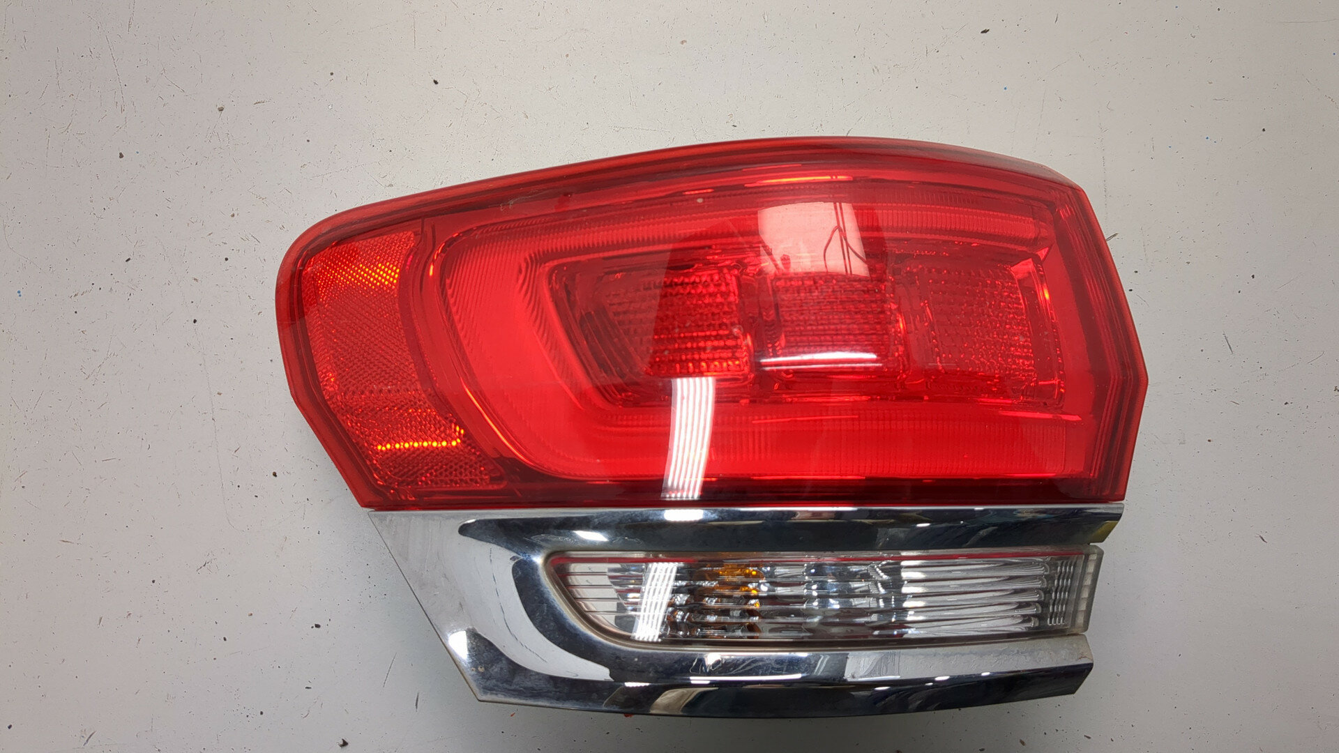 Фонарь (задний) левый Jeep Grand Cherokee Б/У