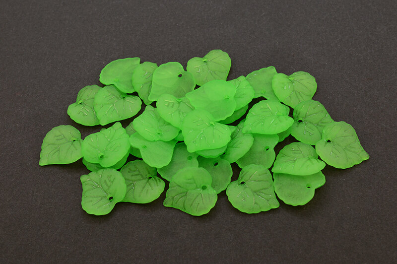 Бусины акриловые Лист 16х15х2мм, отверстие 1,2мм, цвет зеленый матовый, 540-125, 10г (около 35шт)