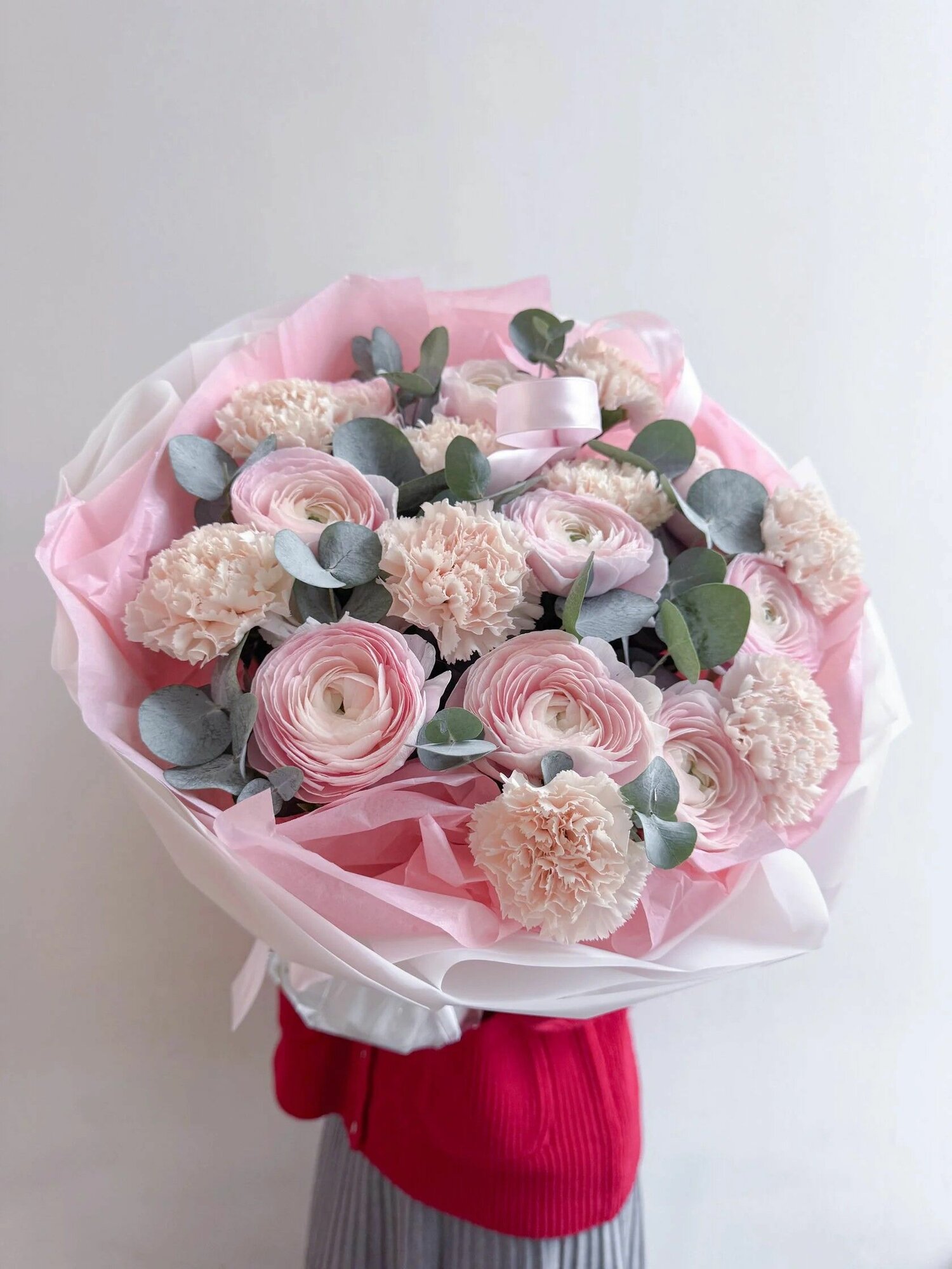 Ранункулюсы с диантусами