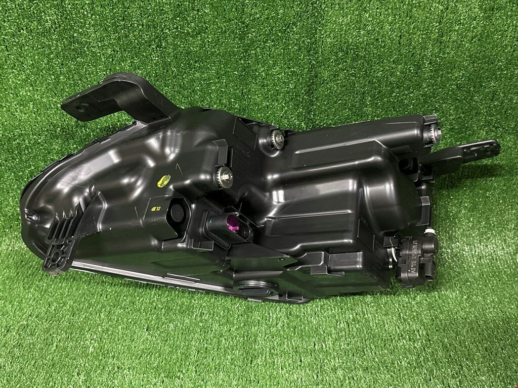 Фара правая Geely Coolray 7051022400 арт. 2264551