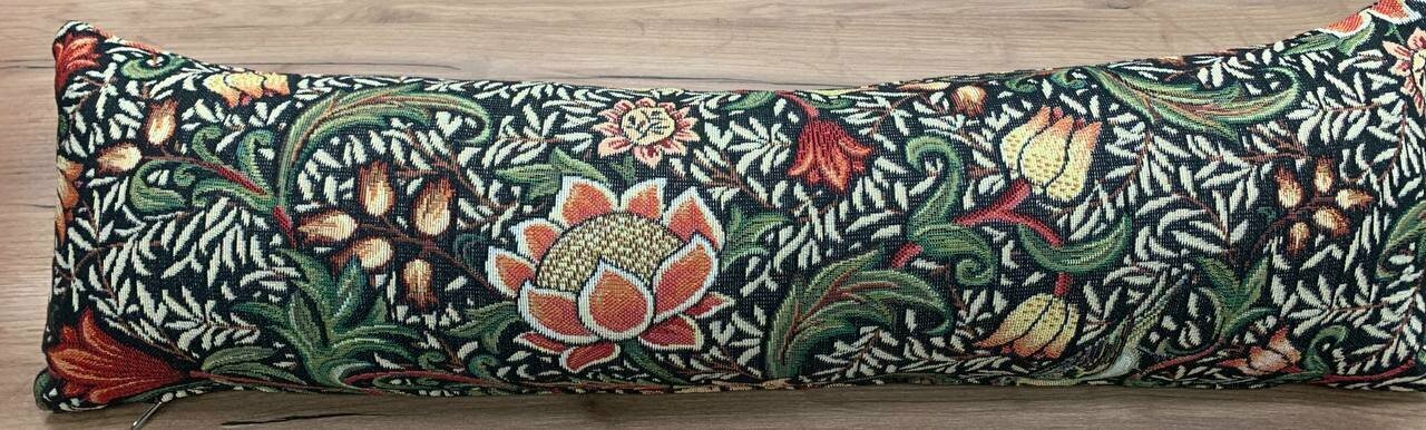 Гобелен, декоративная подушка-валик, двухсторонняя 65х19 см / "Ловцы клубники" У. Моррис