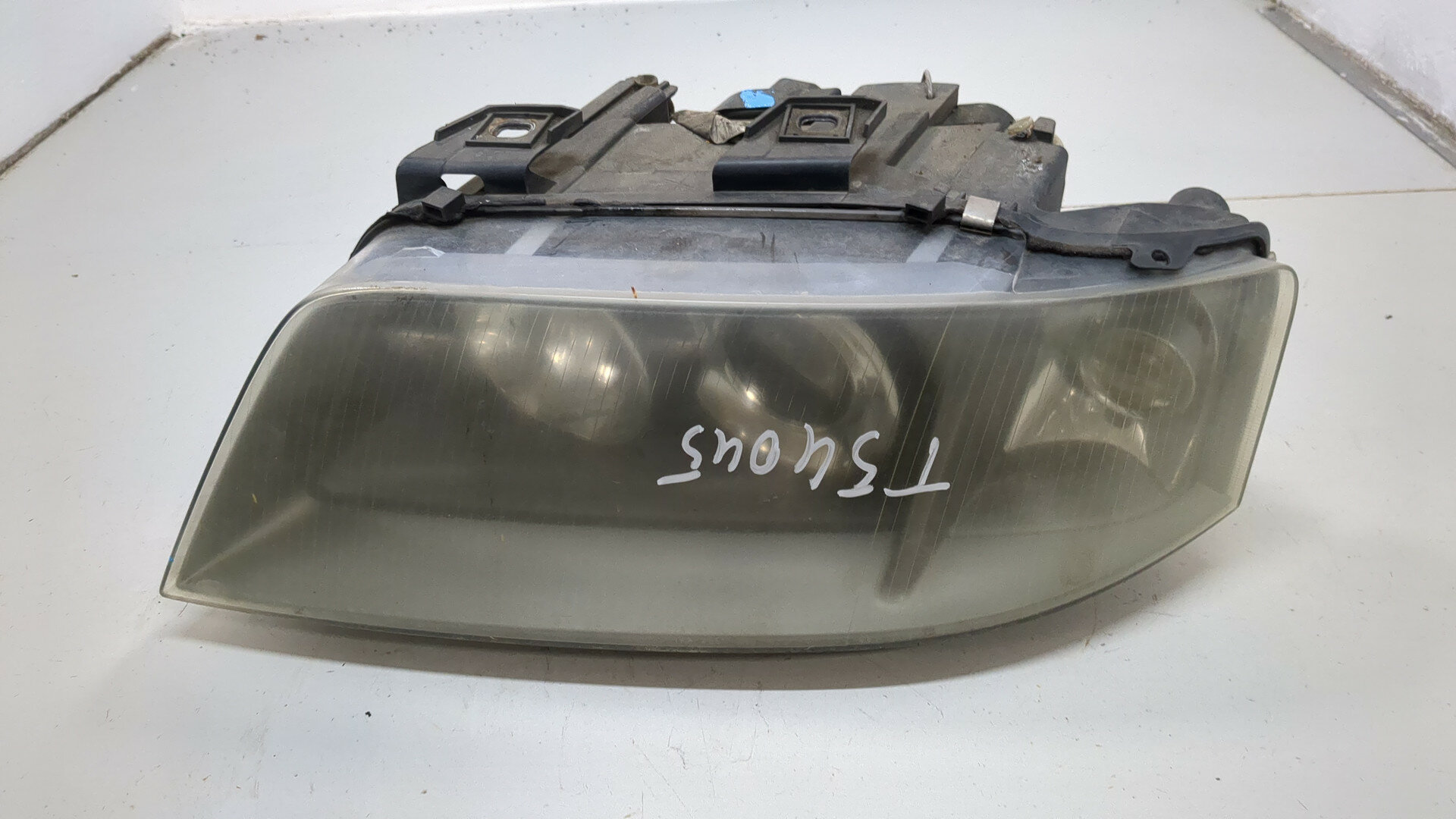 Фара (передняя) левая Audi A6 (C5) Allroad Б/У