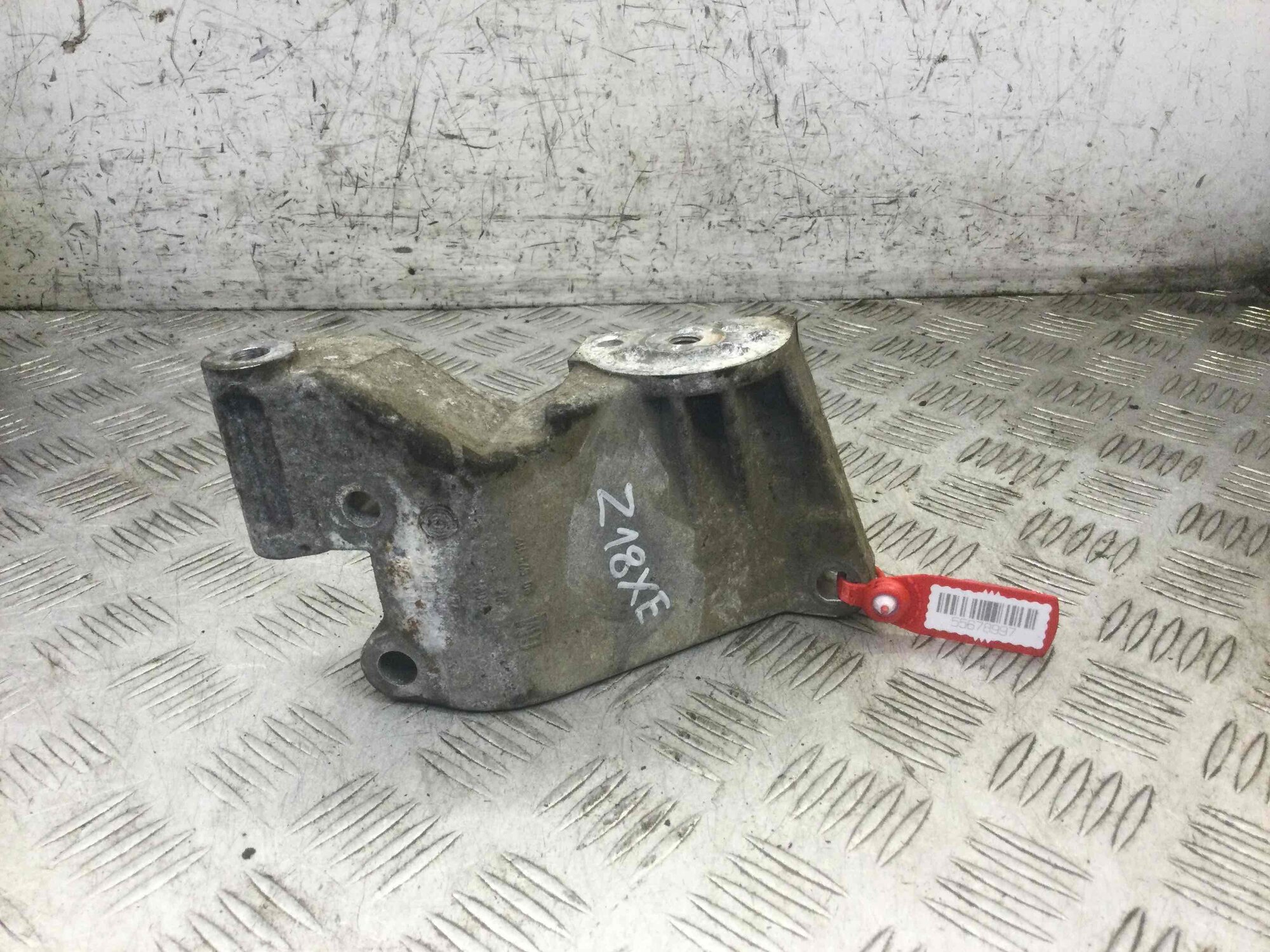 Б/У Кронштейн генератора Opel Astra H 2004-2007 2008 г.