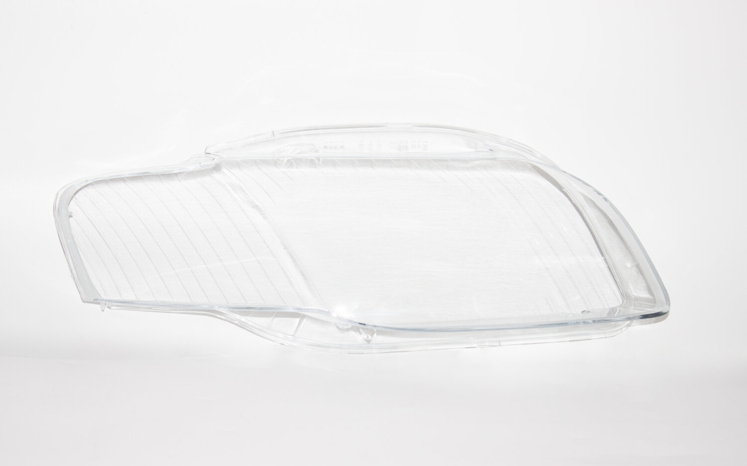 Стекло фары AUDI A4 B7 (2004-2007) (правое)