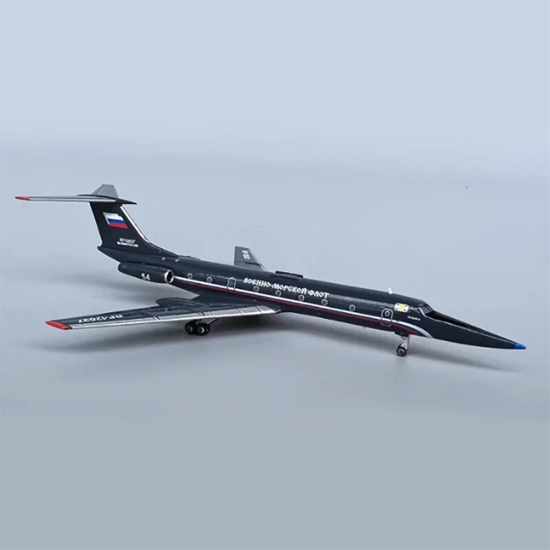 Модель самолета HYINUO TU134-UBL масштаба 1:400