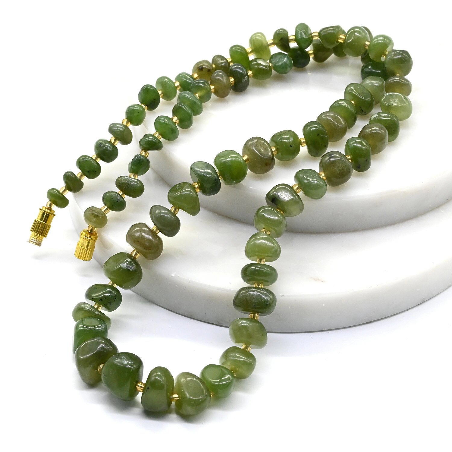 Бусы, нефрит