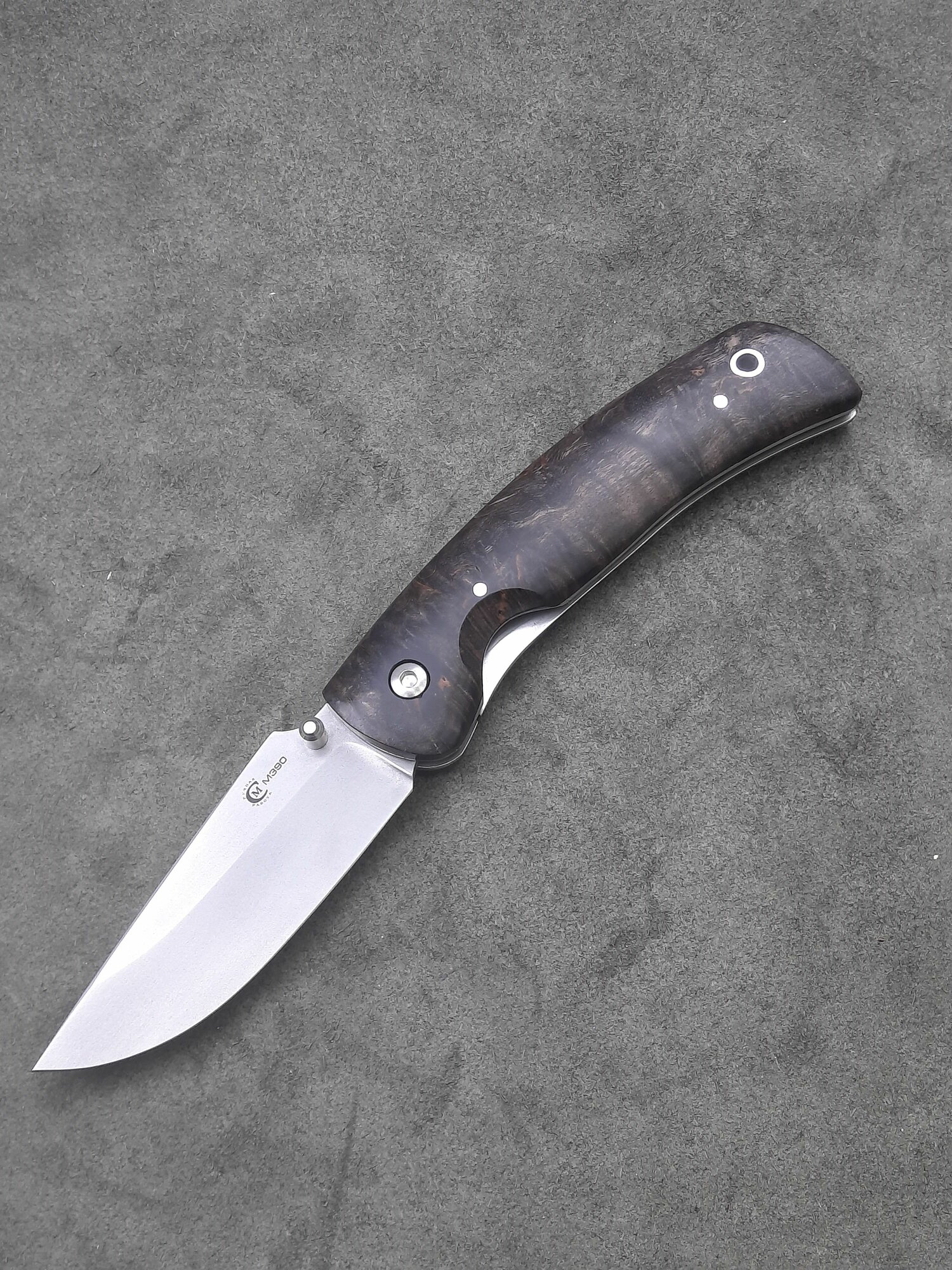 Нож складной сталь М390 Аляска, рукоять стабилизированная карельская береза, ножны из натуральной кожи, официальный производитель Кузница Семина Ю. М.