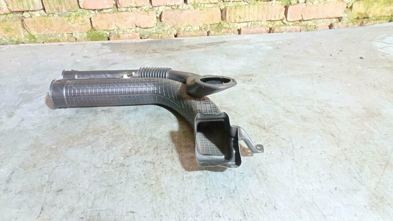 Воздуховод (дефлектор) радиатора Toyota Corolla Verso E121 (2001 - 2004)