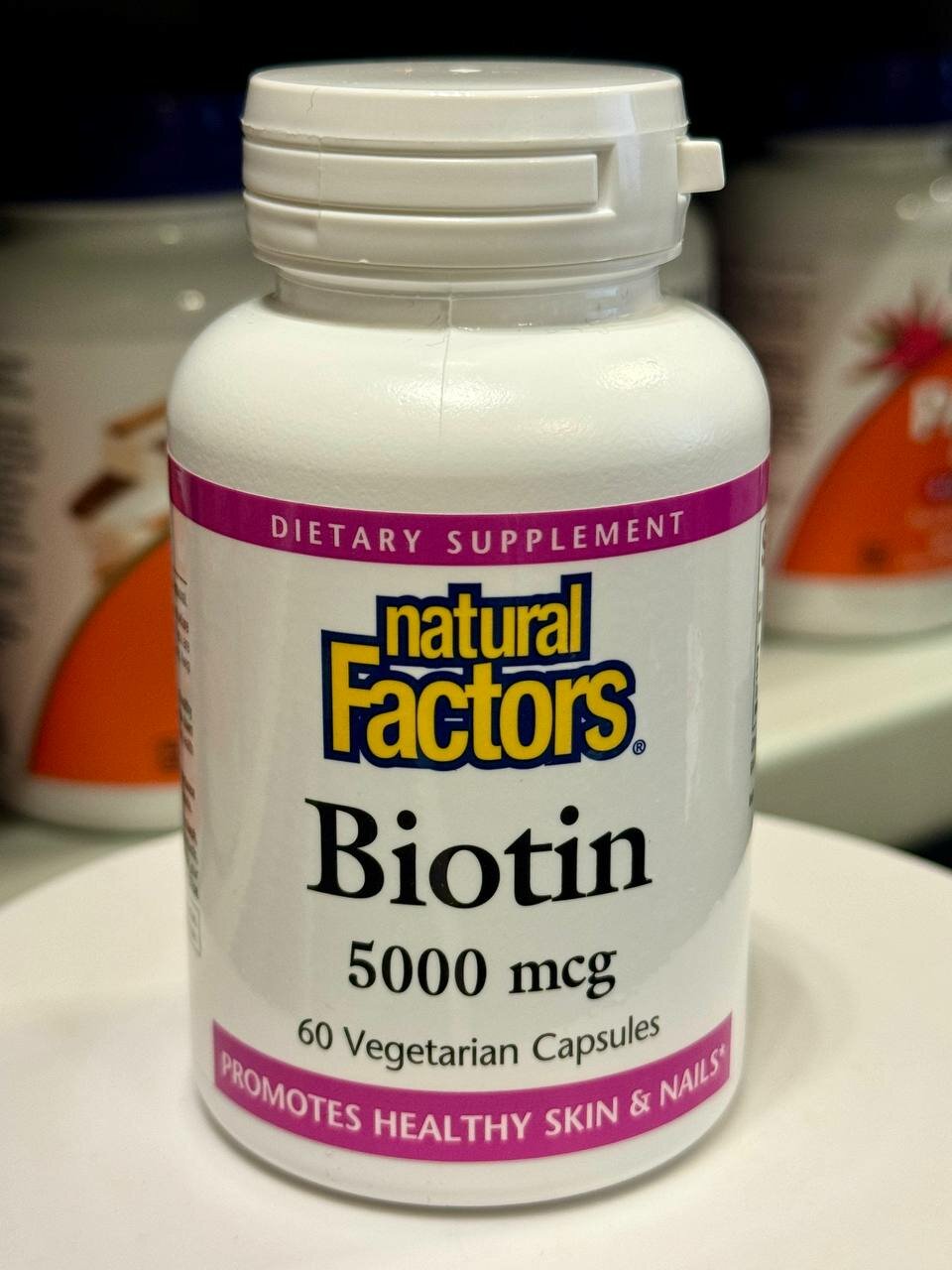 Natural Factors Biotin 5 000 mcg — поддержка красоты волос, кожи и ногтей, 60 капсул