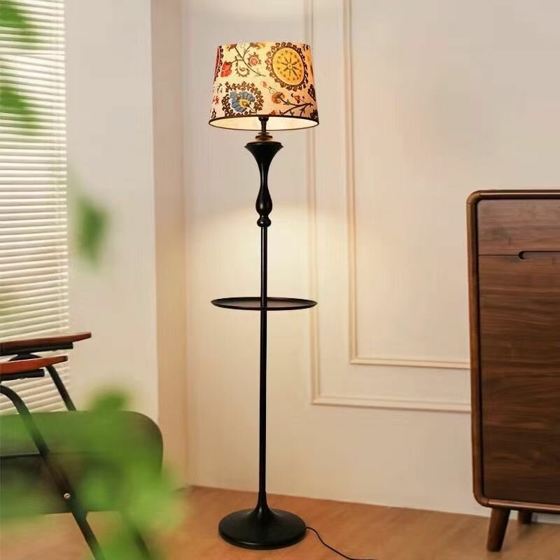 Напольный светильник