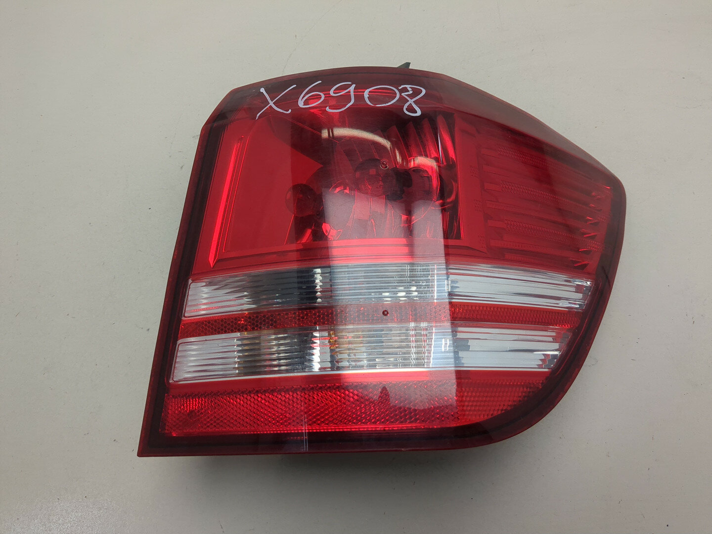 Фонарь (задний) правый Dodge Journey Б/У
