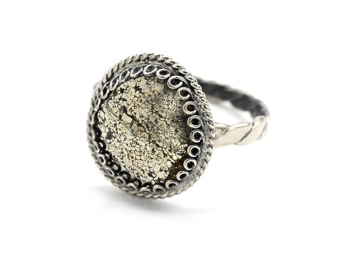 Кольцо, пирит