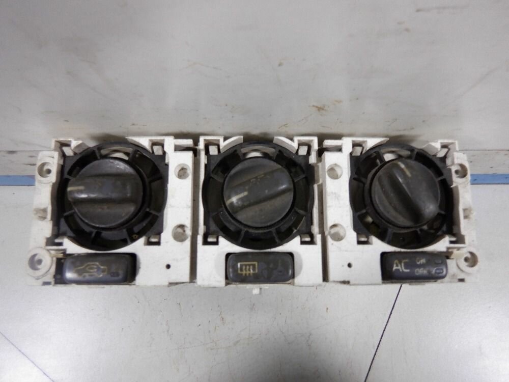 Блок управления отопителем Volvo S40 889558