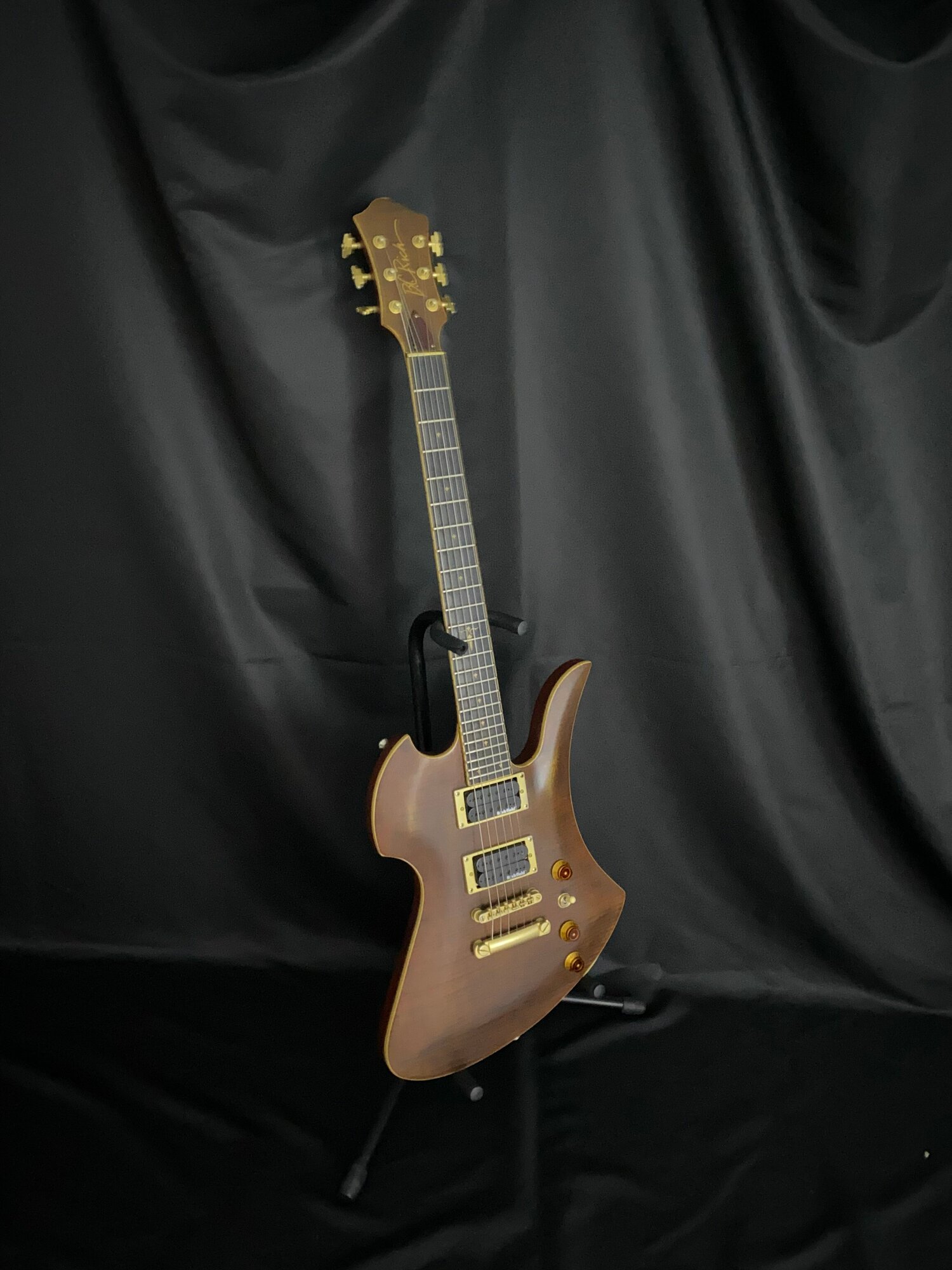 Электрогитара