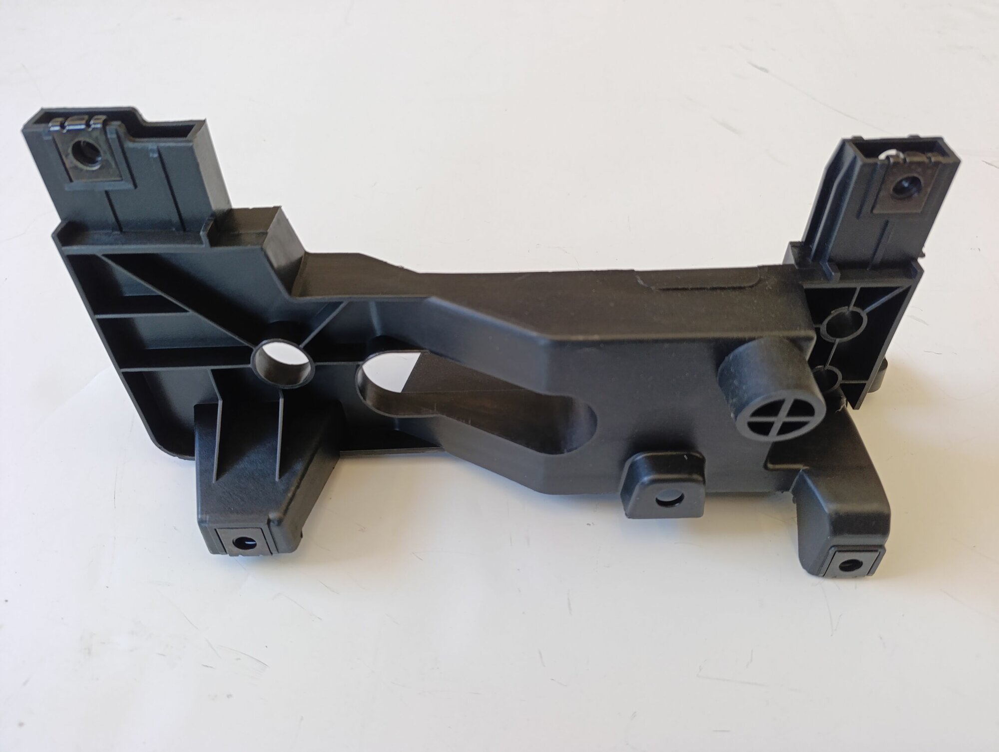 Кронштейн решетки радиатора правый Haval Dargo [2.0 16V 7AMT внедорожник 4X4] 5509700XKN04A