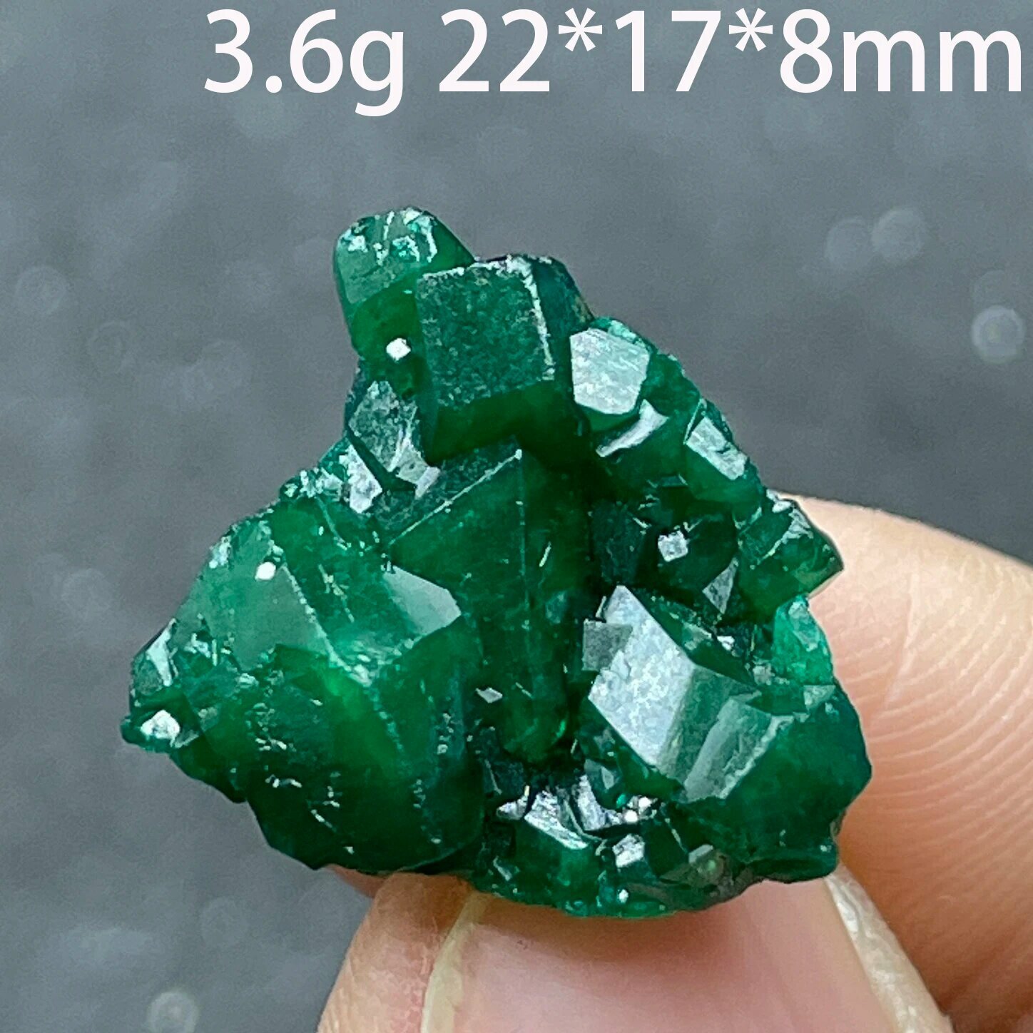 Зеленый диоптаз, кристалл W3