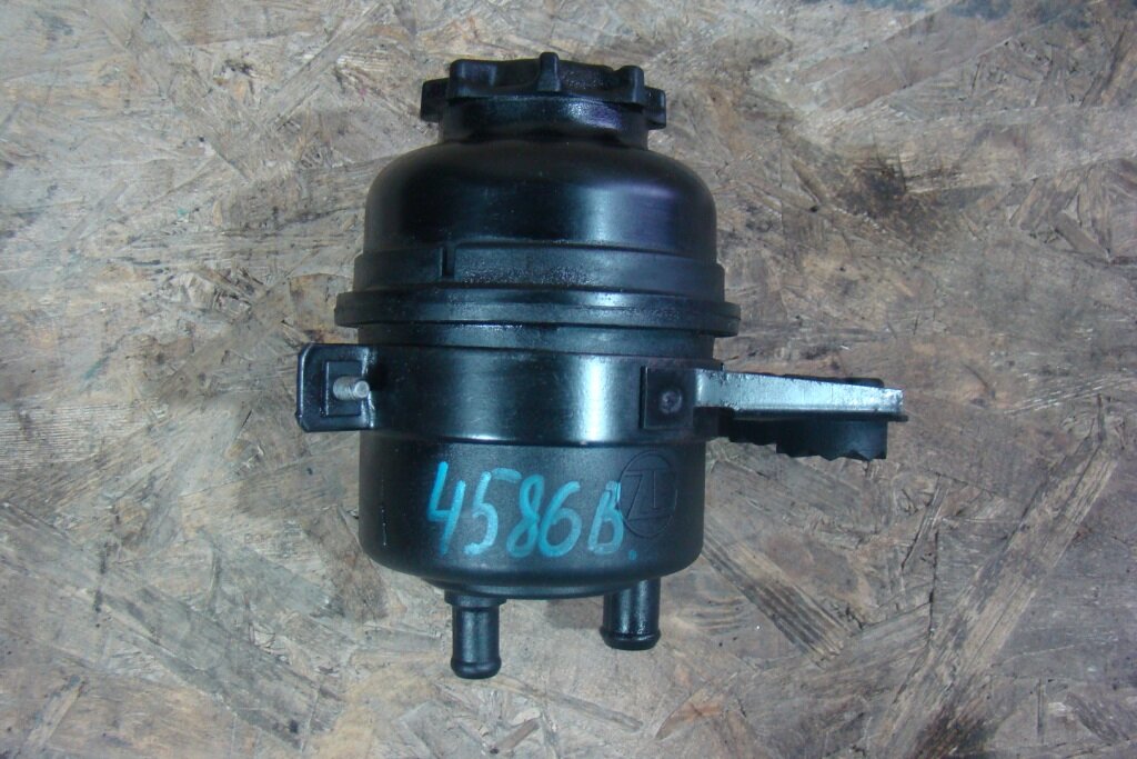 BMW E87 Бачок гидроусилителя 32411097164