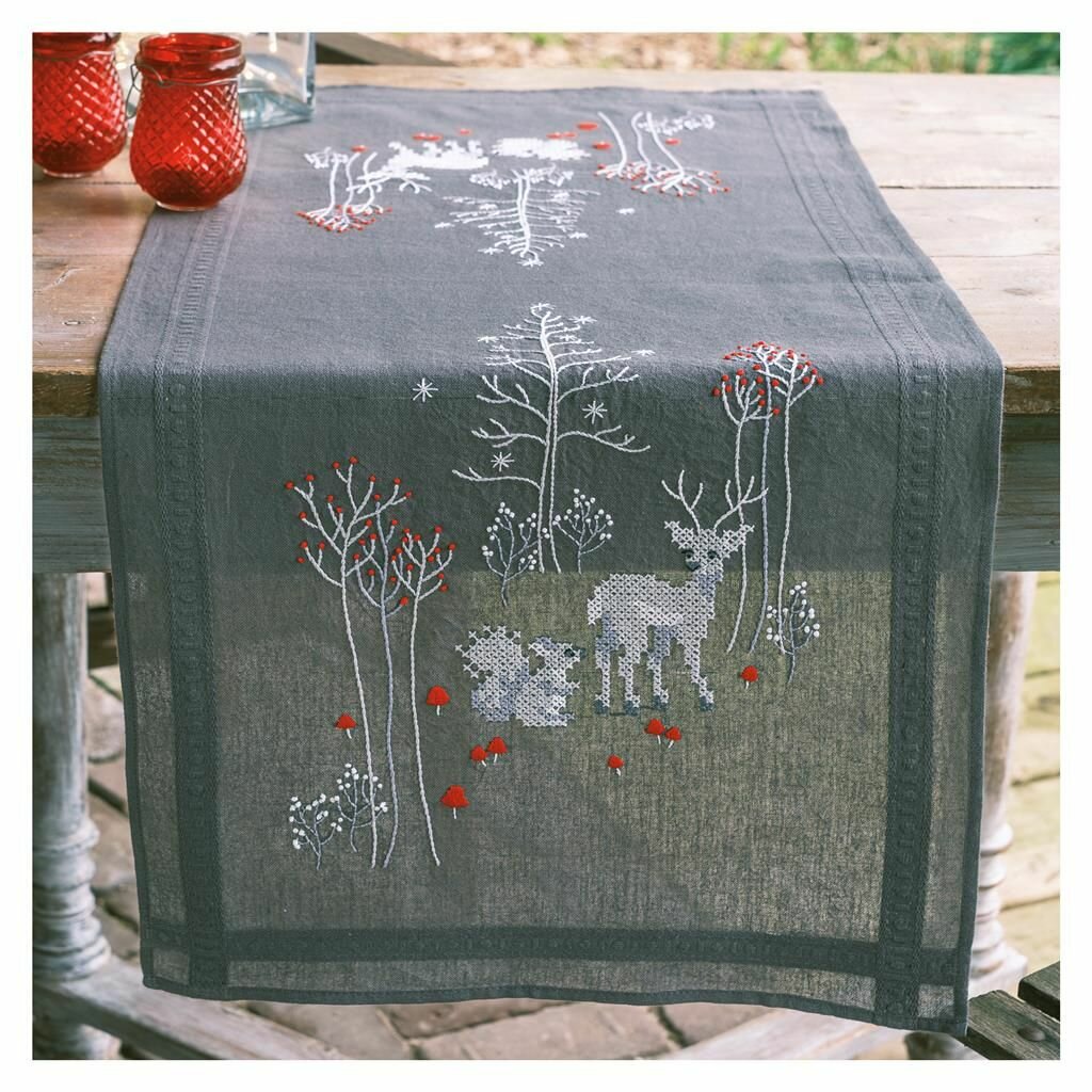 PN-0201768 Набор для вышивания крестом (дорожка) "Лесные животные зимой", Vervaco