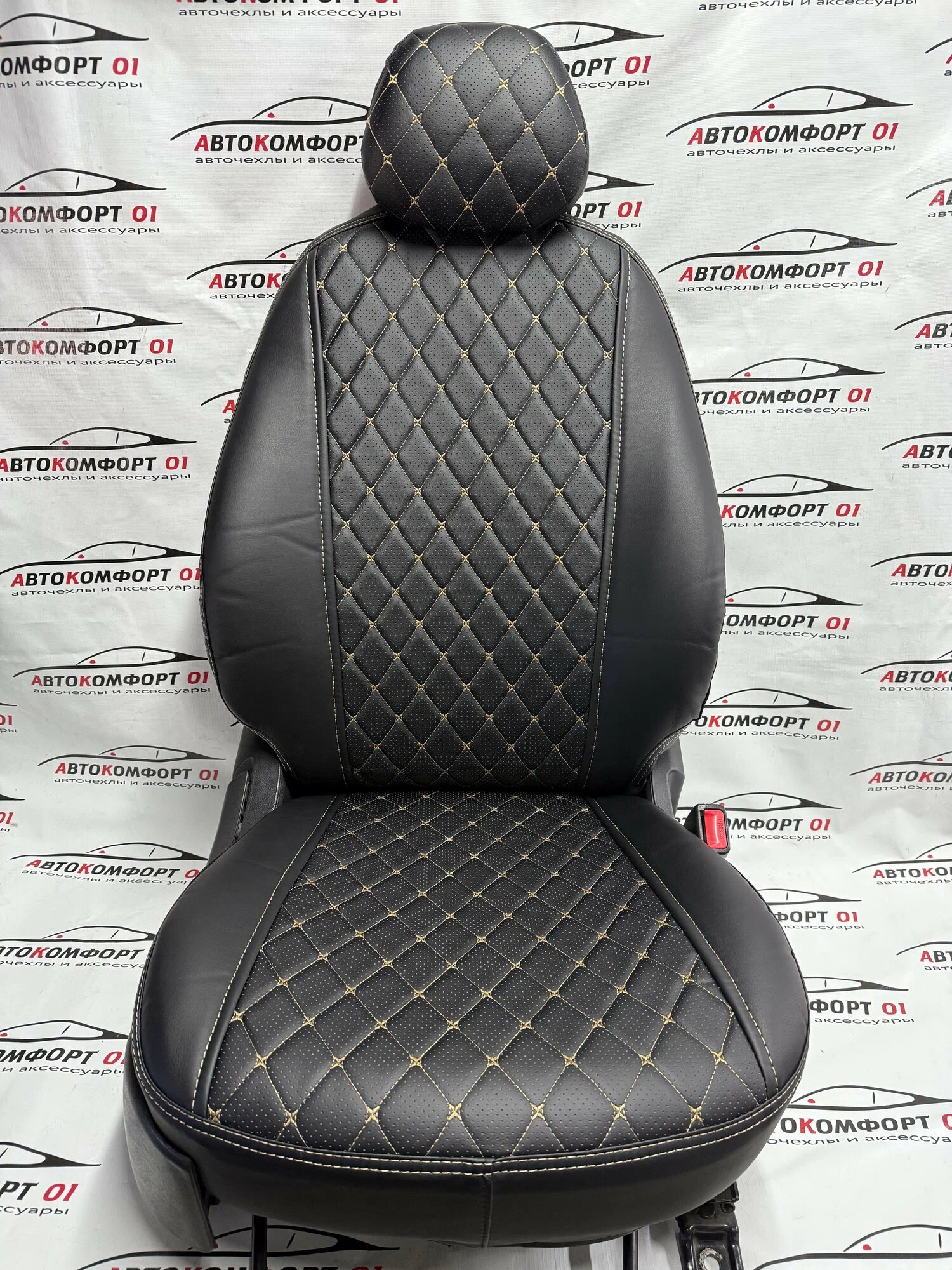 Комплект чехлов ELITE для Haval Jolion I с 20 г. Экокожа, ромб, черный, бежевая строчка.
