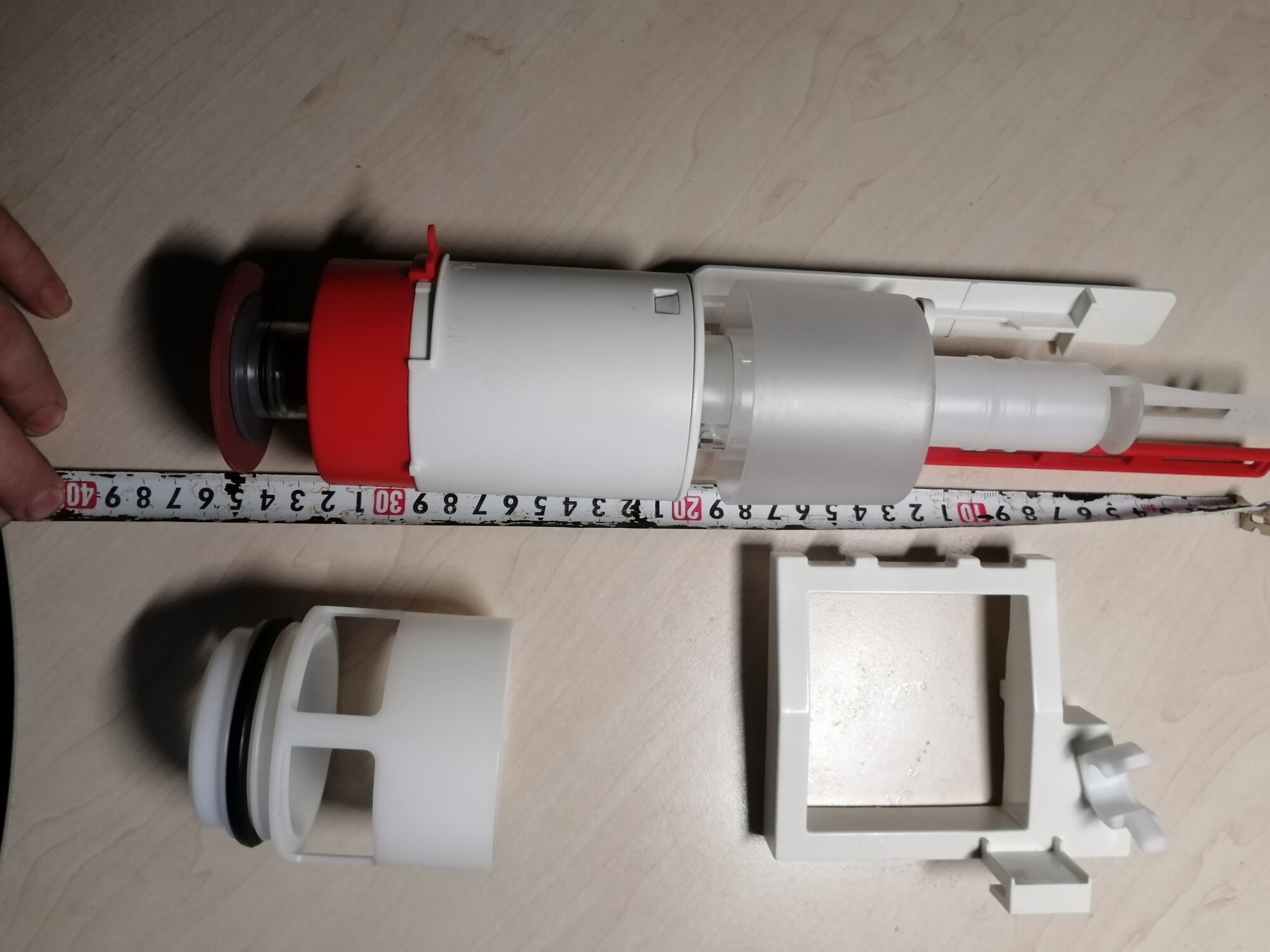 Сливное устройство инсталляций Sanit с толкателями.