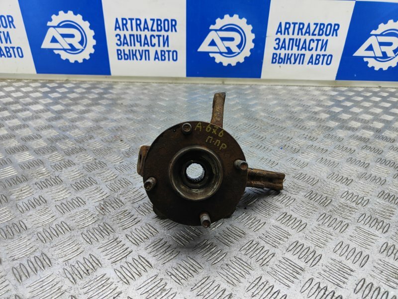 Б/У Кулак поворотный передний правый Nissan Almera Classic B10 / Ниссан Альмера Классик B10 1.6 QG16DE 107 Л.С 2008