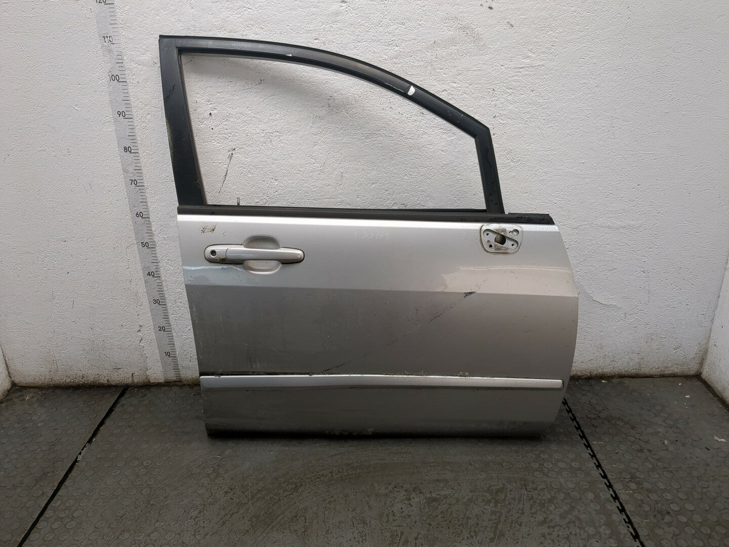 Дверь боковая (легковая) правая передняя Suzuki Liana Б/У