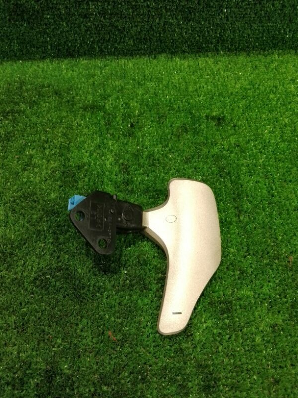 Лепестки переключения передач Toyota Corolla 150 Б/У с пробегом