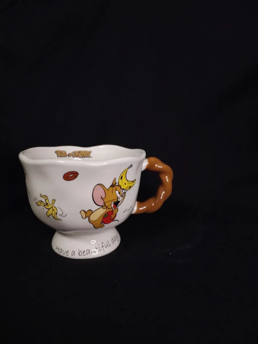 Кружка "Том и Джерри", керамическая, использование в микроволновой печи, 350 мл, белая