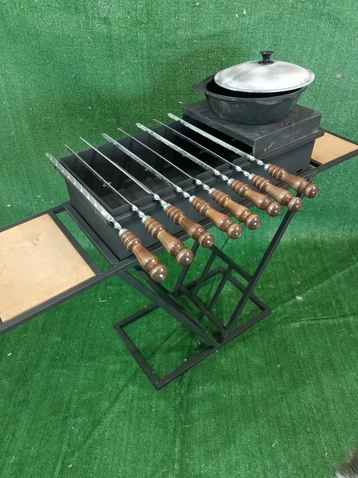 Мангал с подказанником для казана. Стальной лофт мангал. Шампуры в комплекте. Усиленная конструкция