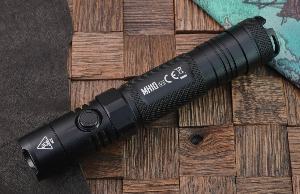 Надежный EDC фонарь Nitecore MH10V2 CREE XP-L2 V6
