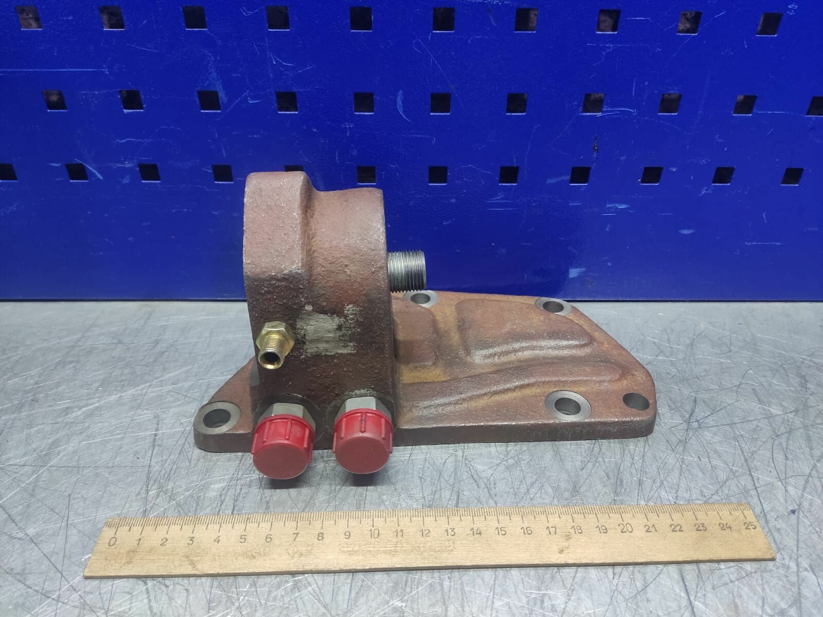 Корпус масляного фильтра Т-40 Д144-1407501-10 с датчиком (Аналог Центрифуги) без фильтра