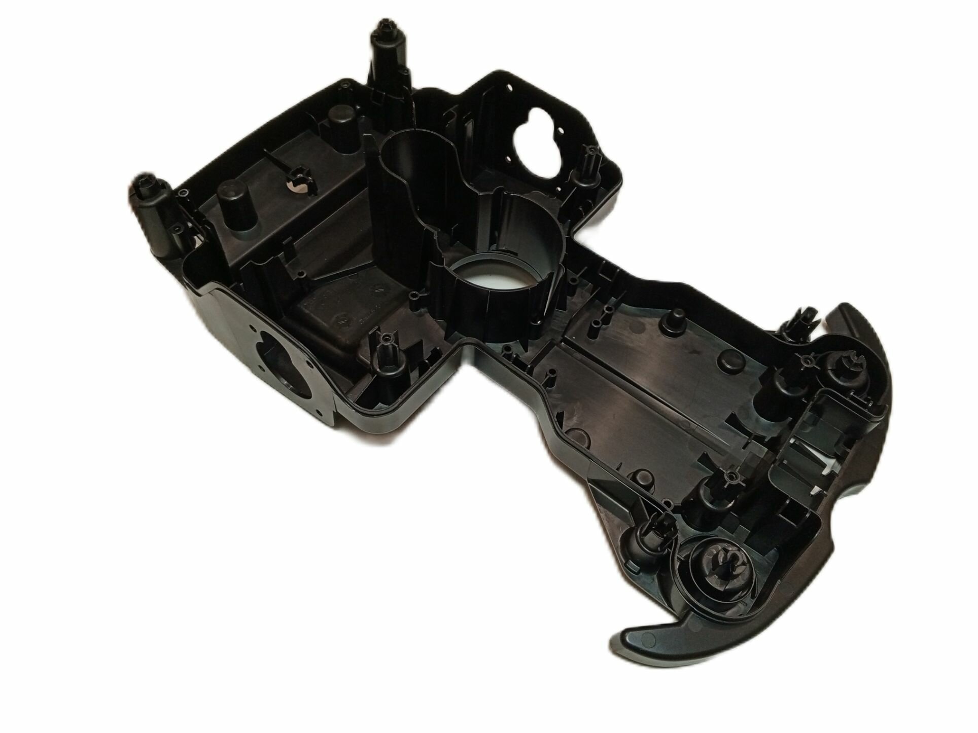 Корпус робота-газонокосилки (низ) STIHL RMI 422.0 арт. 6301-700-8590