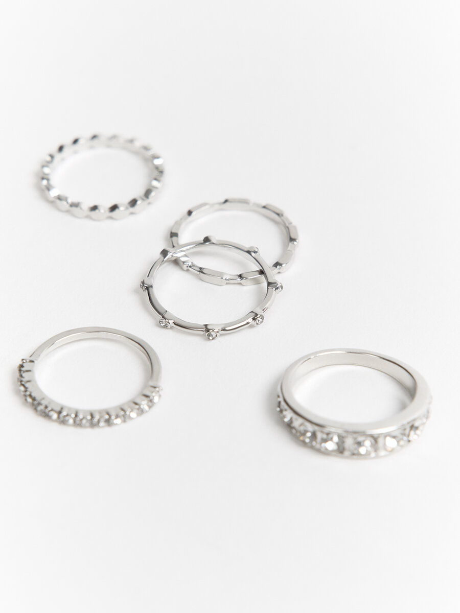 Набор колец серебристых (5 штук)