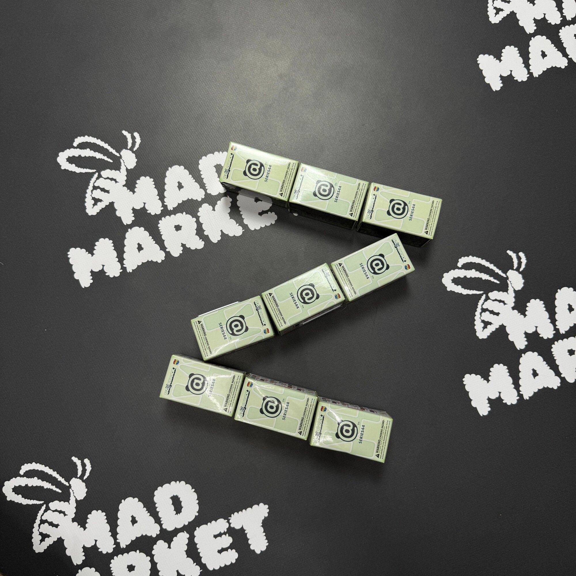 Фигурка-Сюрприз Bearbrick Series 44 оригинал Medicom Toy