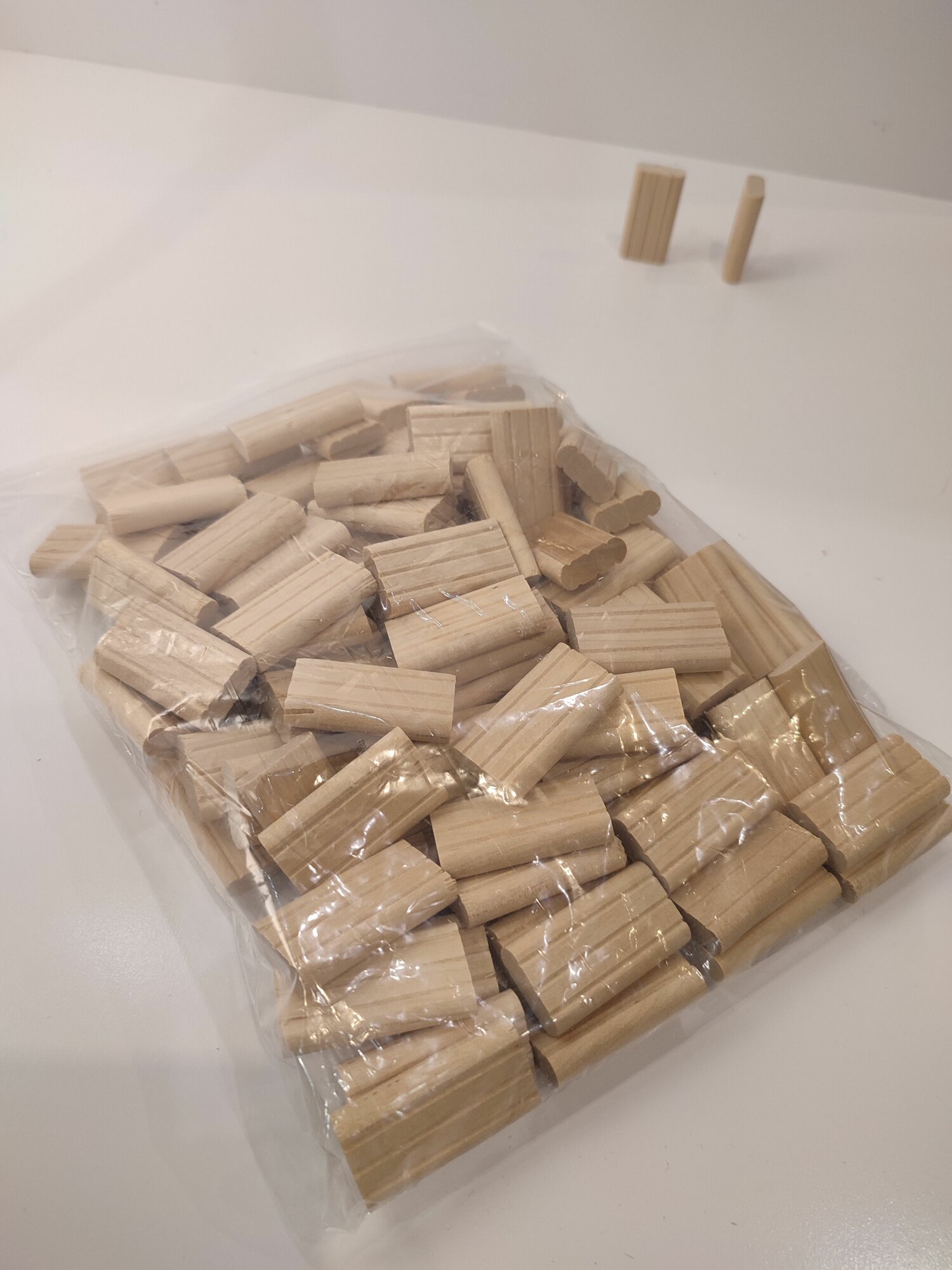 Шкант мебельный