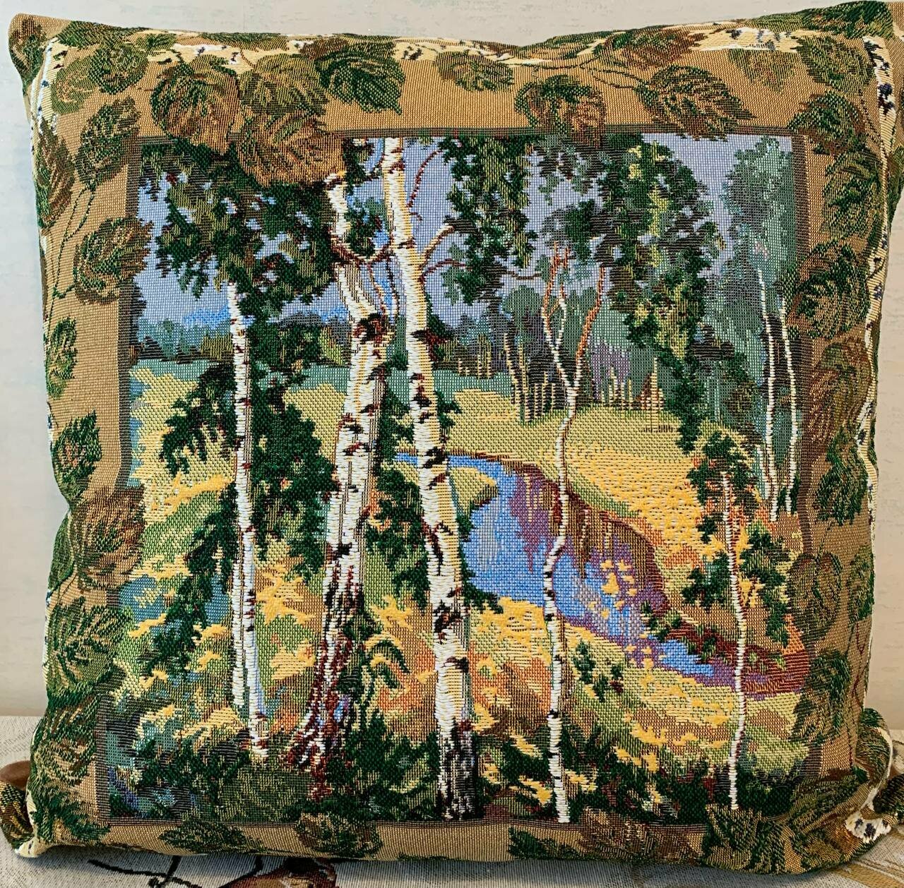 Гобелен, гобеленовая декоративная наволочка 48х48 см / "Белые березы"