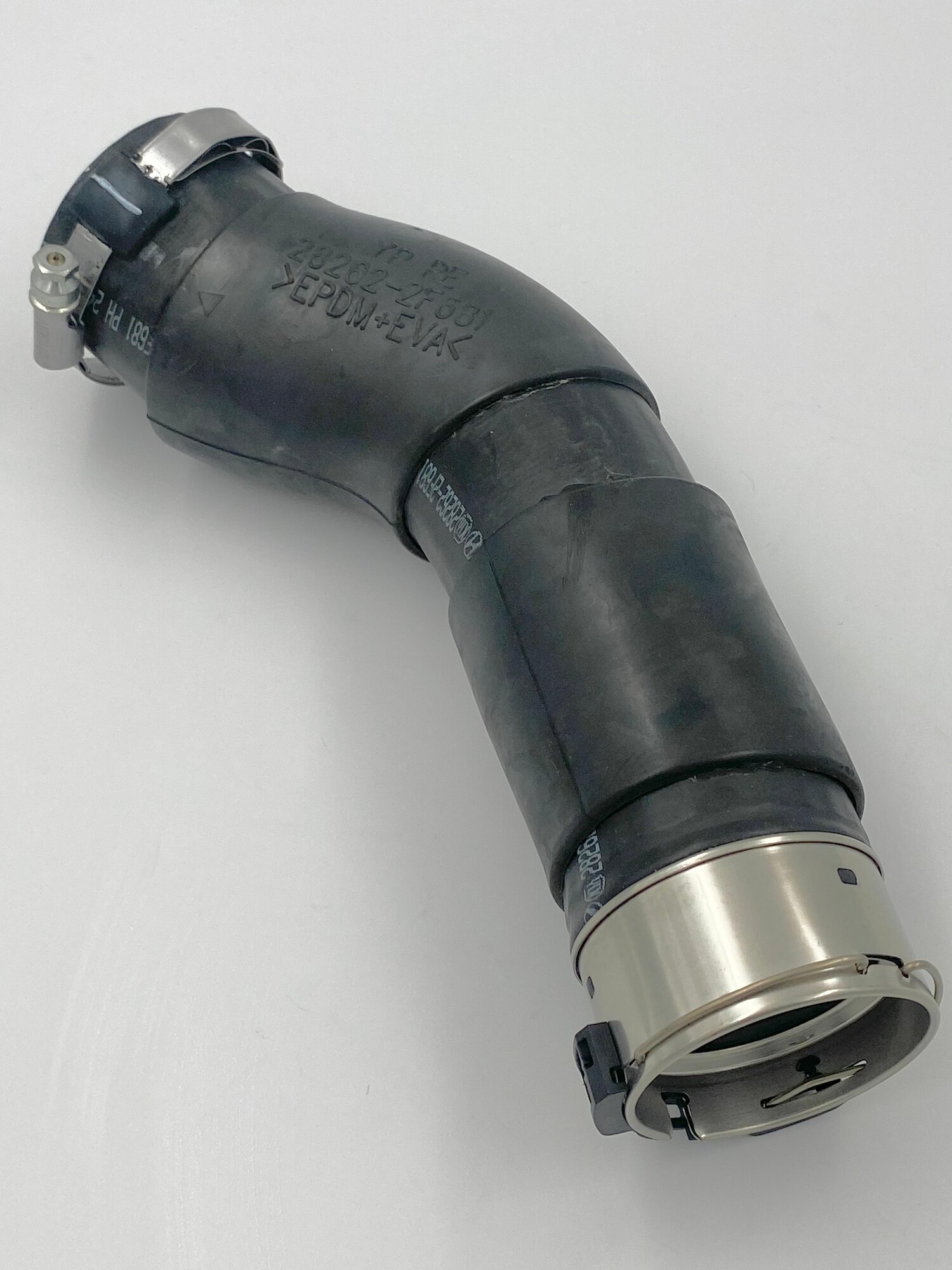 Патрубок интеркулера Kia Carnival (YP) Mobis 282622F681 для Hyundai-KIA