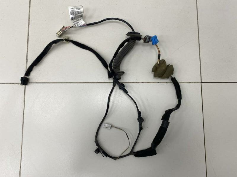 Проводка двери Renault Duster 2012 кат.номер: 241253084R 241250252R