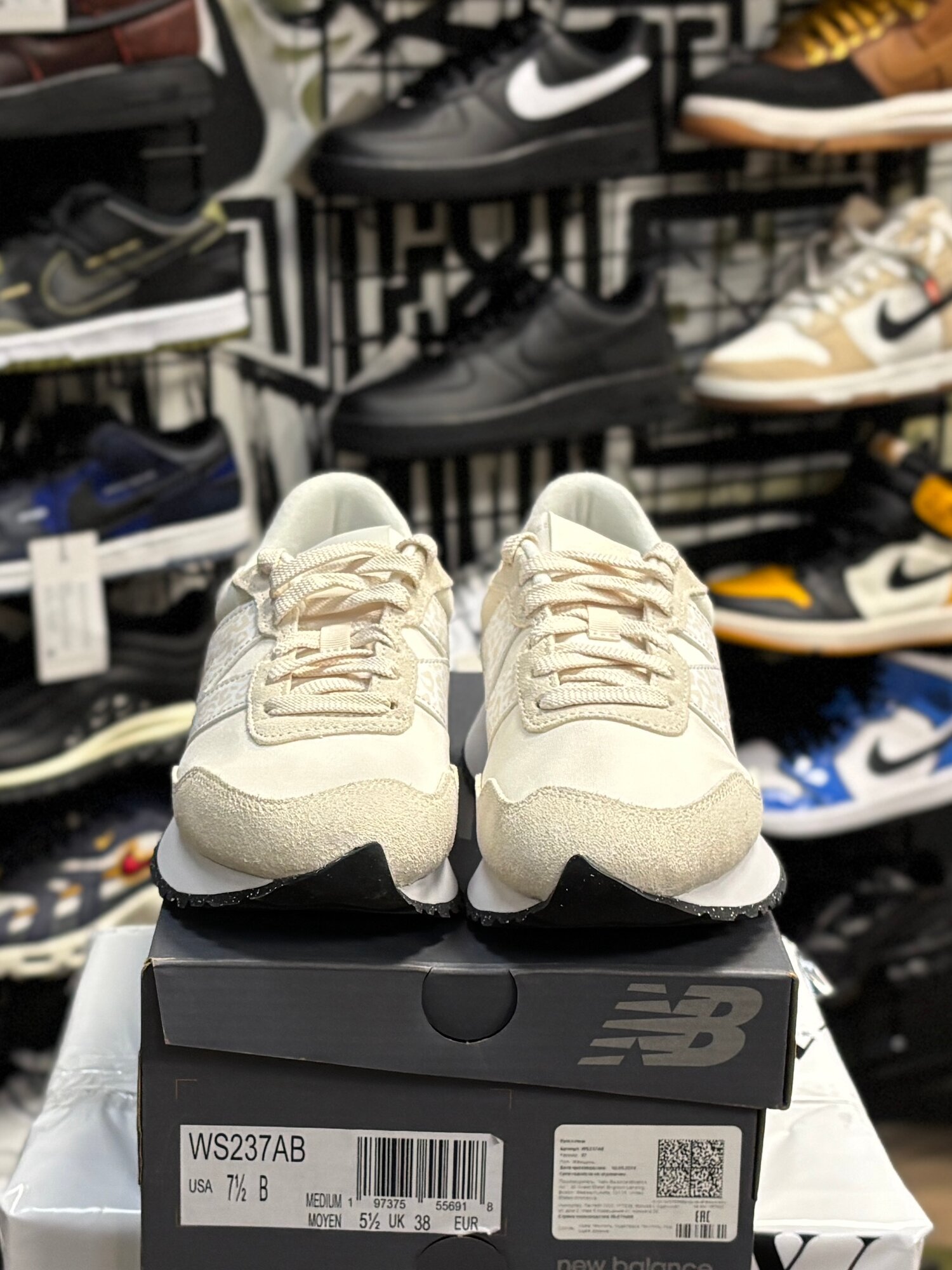 Кроссовки New Balance 237, размер 39 EU | 25 CM | 8 US, бежевый — фото 1