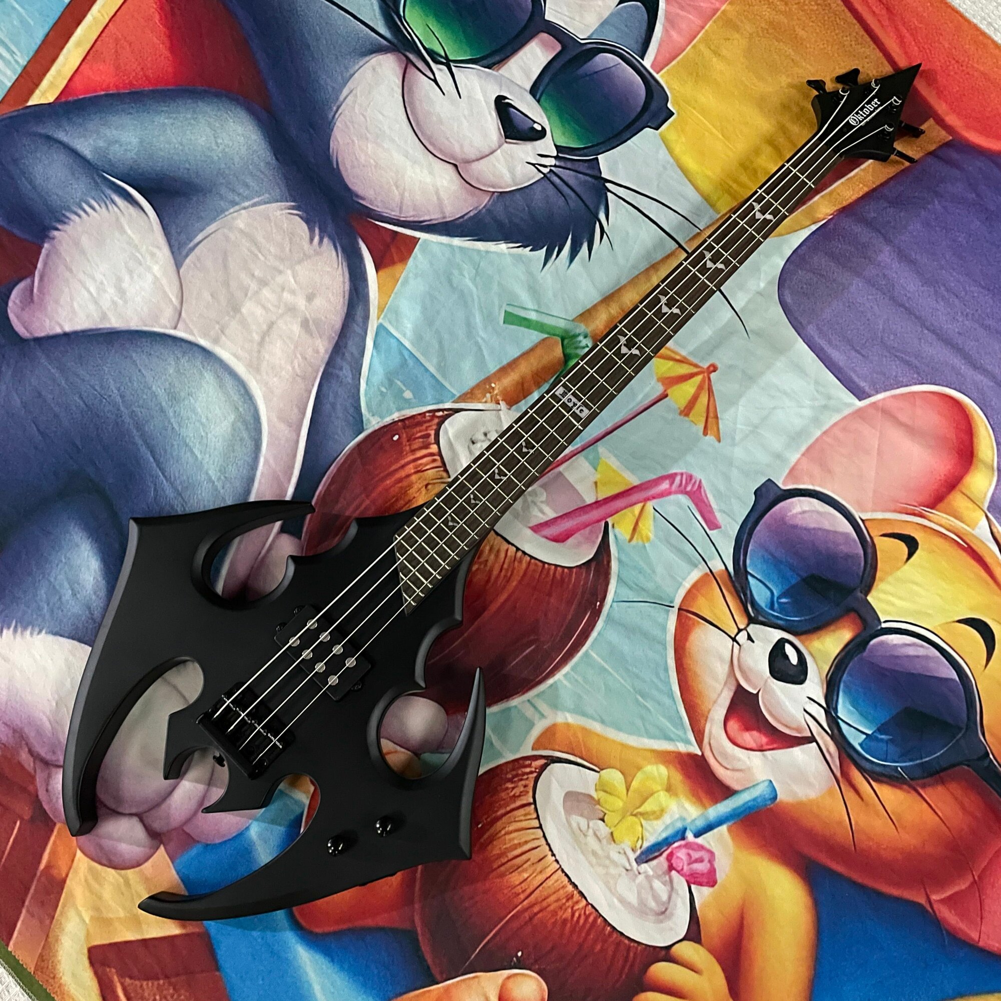 Электрогитара Электрическая гитара, сделанная в Китае 4-струнная