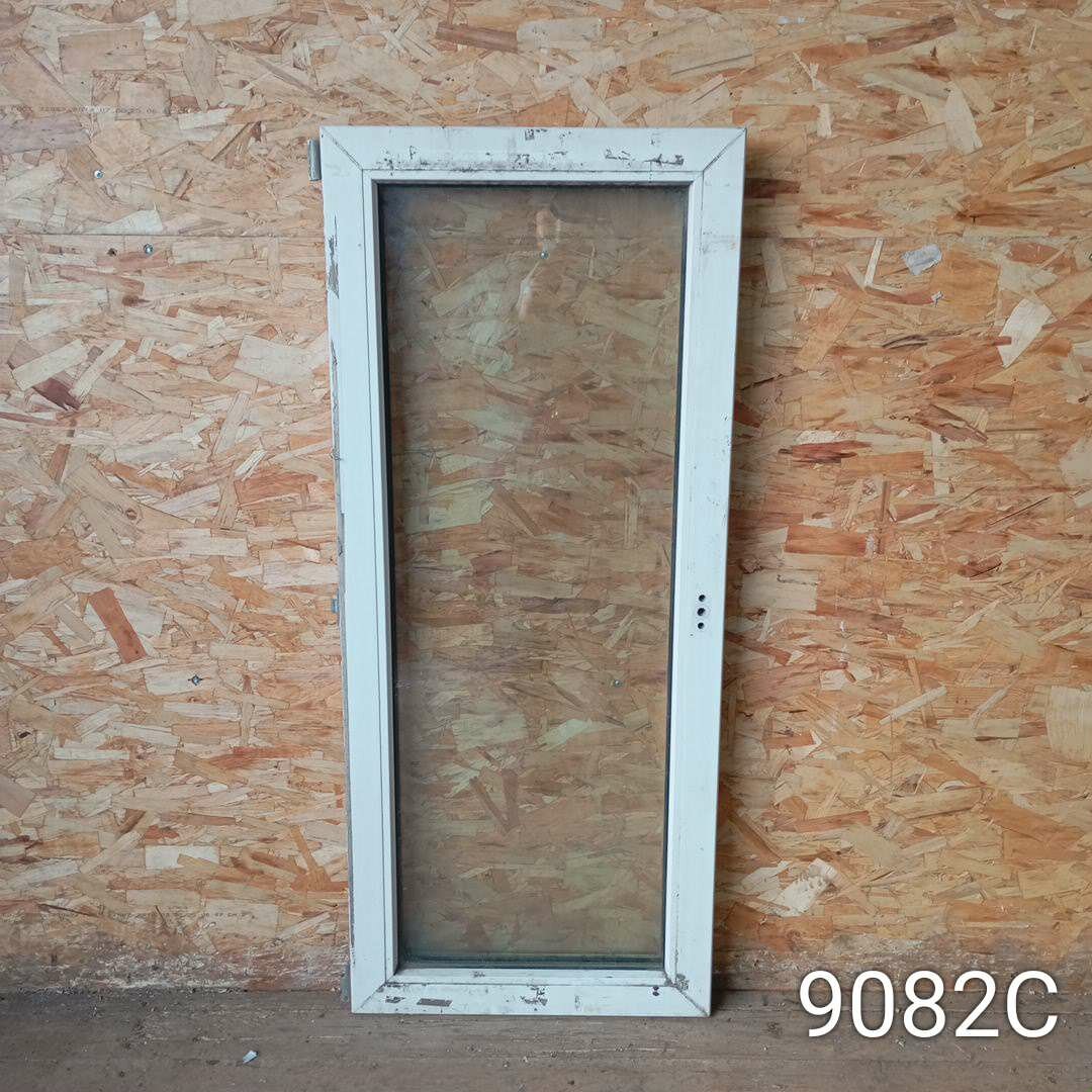 Рамы ПВХ Б/У 1370(в) х 580(ш) с стеклопакетом