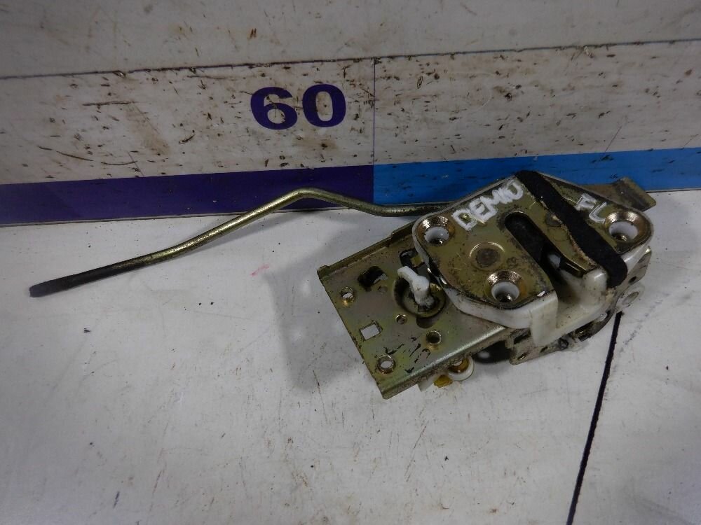 Замок двери передней левой Mazda Demio