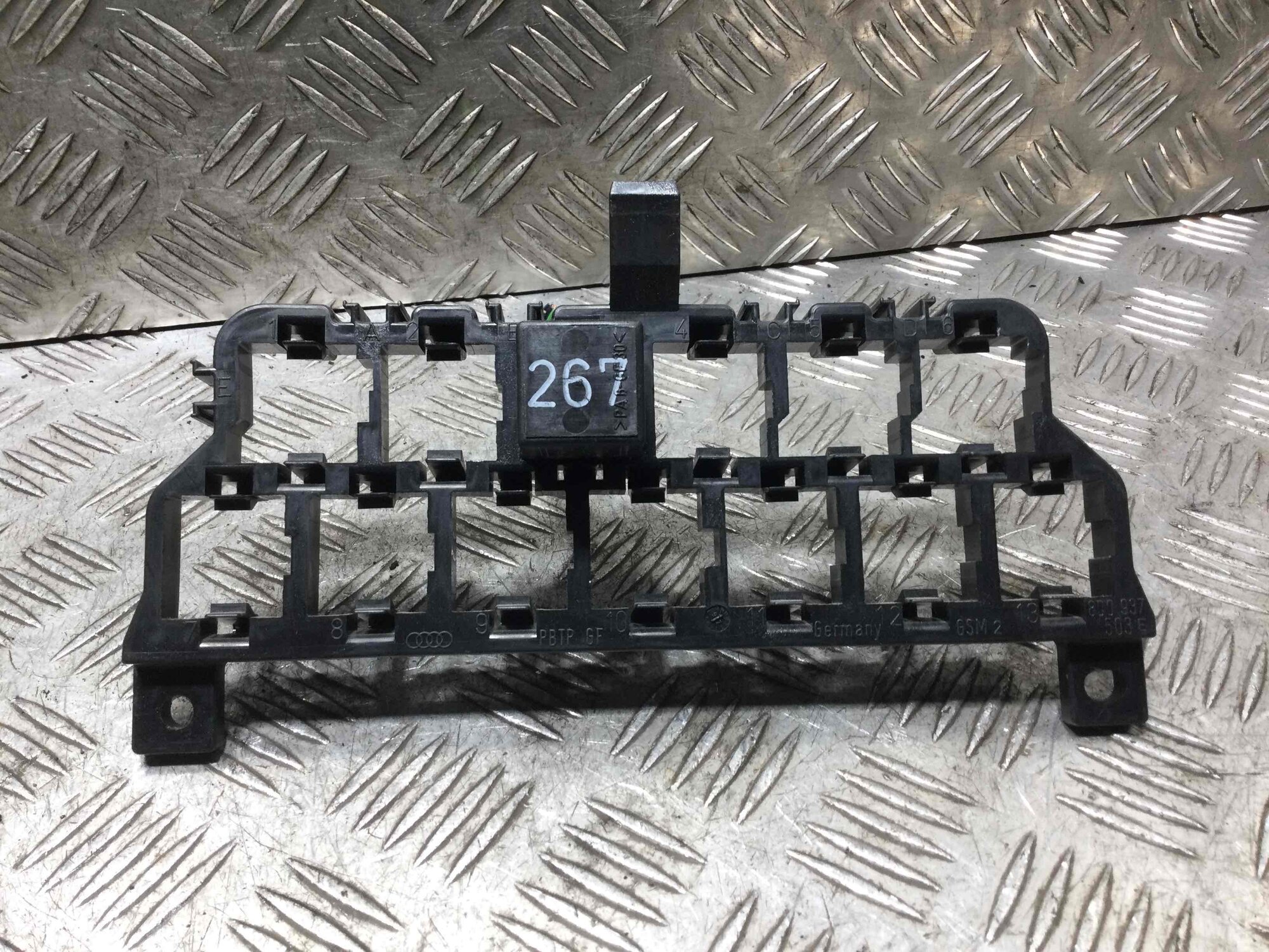 Б/У Блок реле Volkswagen Passat B5 (1996-2000) 2000 г.