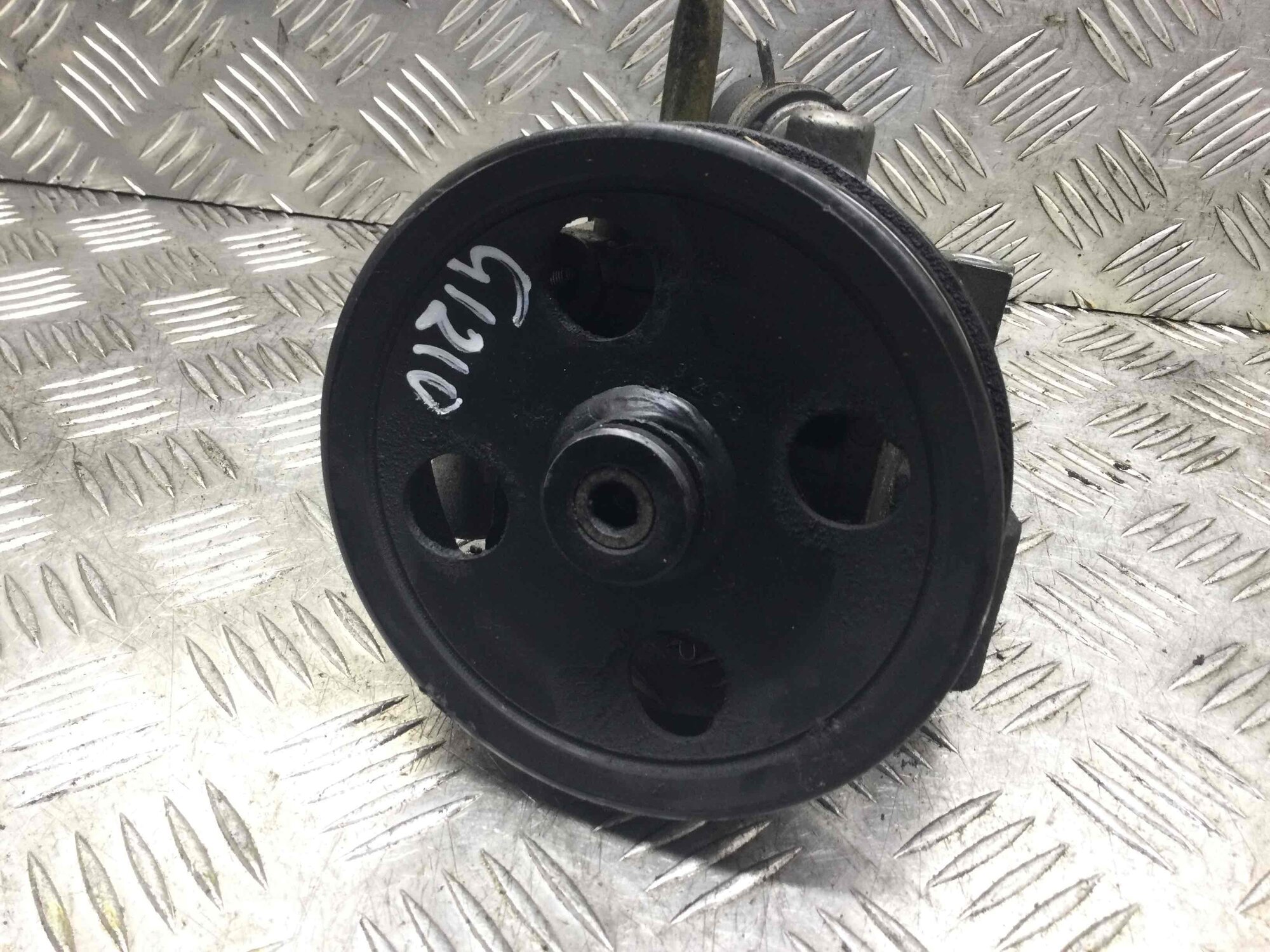 Б/У Насос гидроусилителя руля Ford Focus 1 поколение [рестайлинг] (2001-2005) 2003 г.