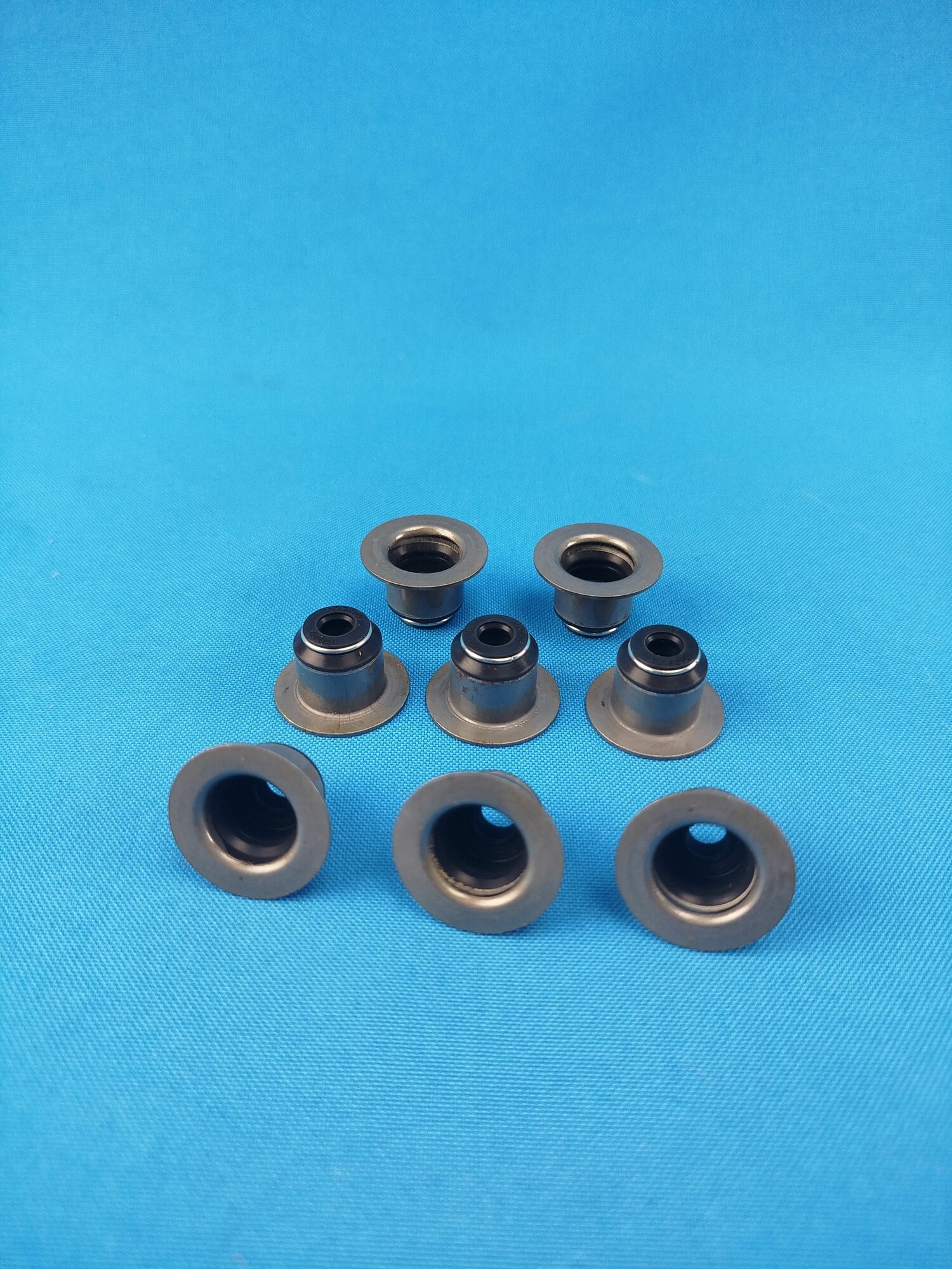 Сальники клапанов "HERZOG" для а/м ГАЗ дв. Cummins 2.8 (к-т 8шт)